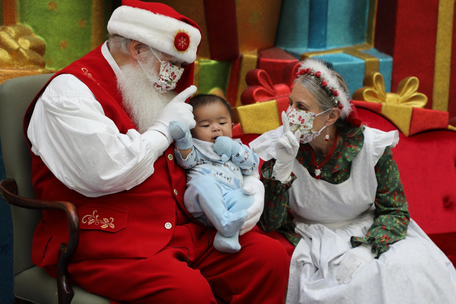 Patients Enjoy Christmas Party with Santa and Mrs. Claus