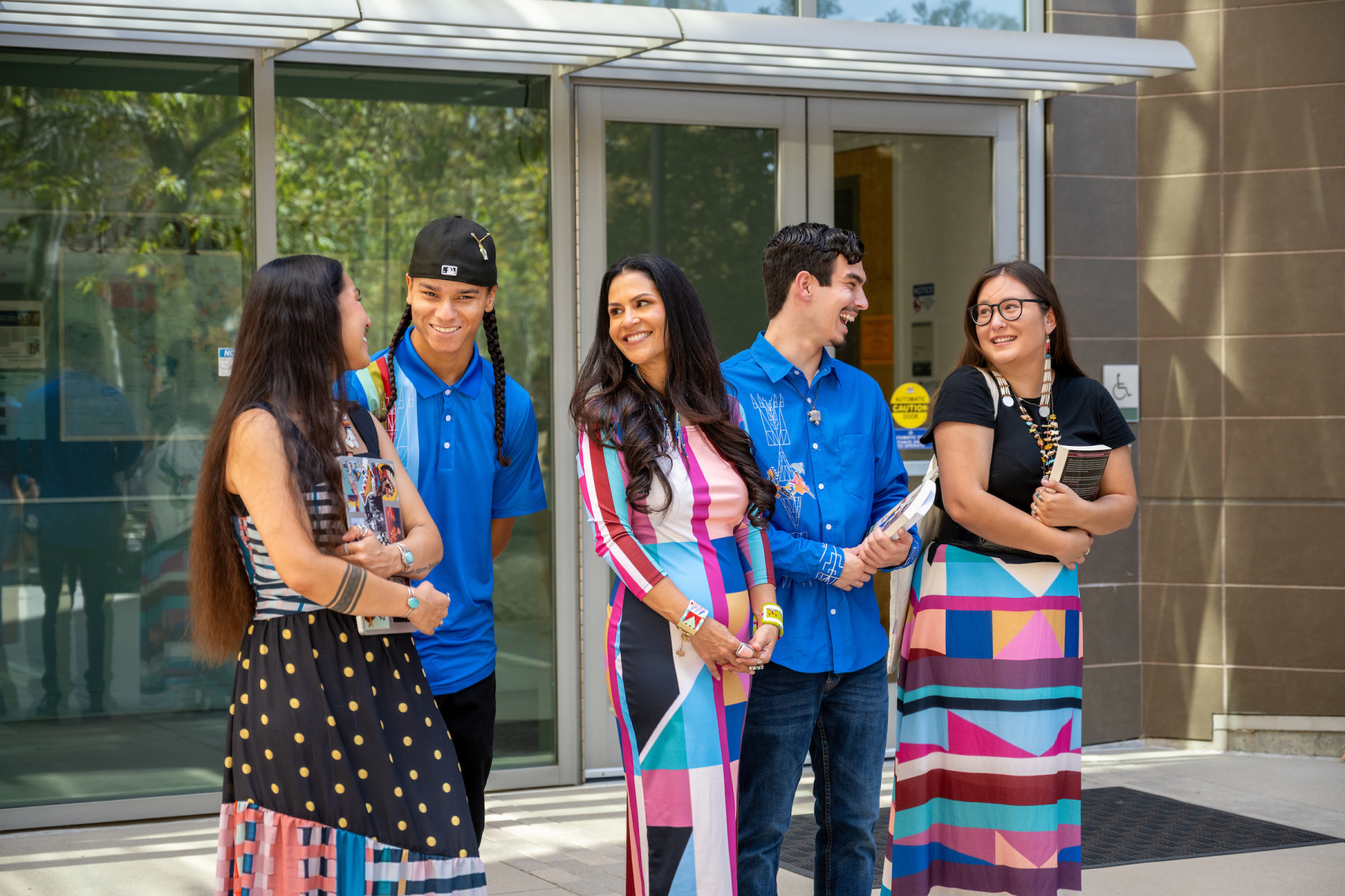 American Indian Customs Identity, Tradition And Revitalisation Of