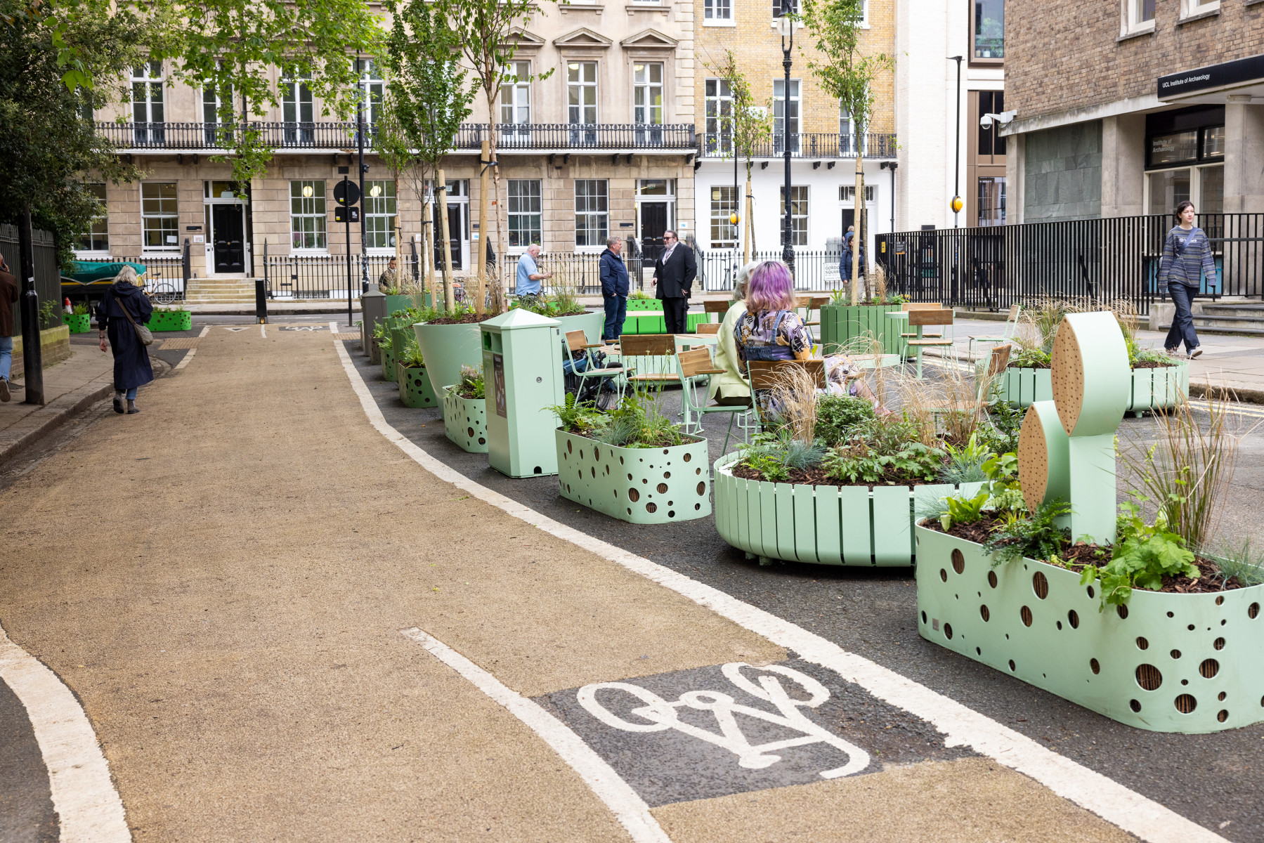 A new accessible public space by Gordon Square in the heart of Bloomsbury