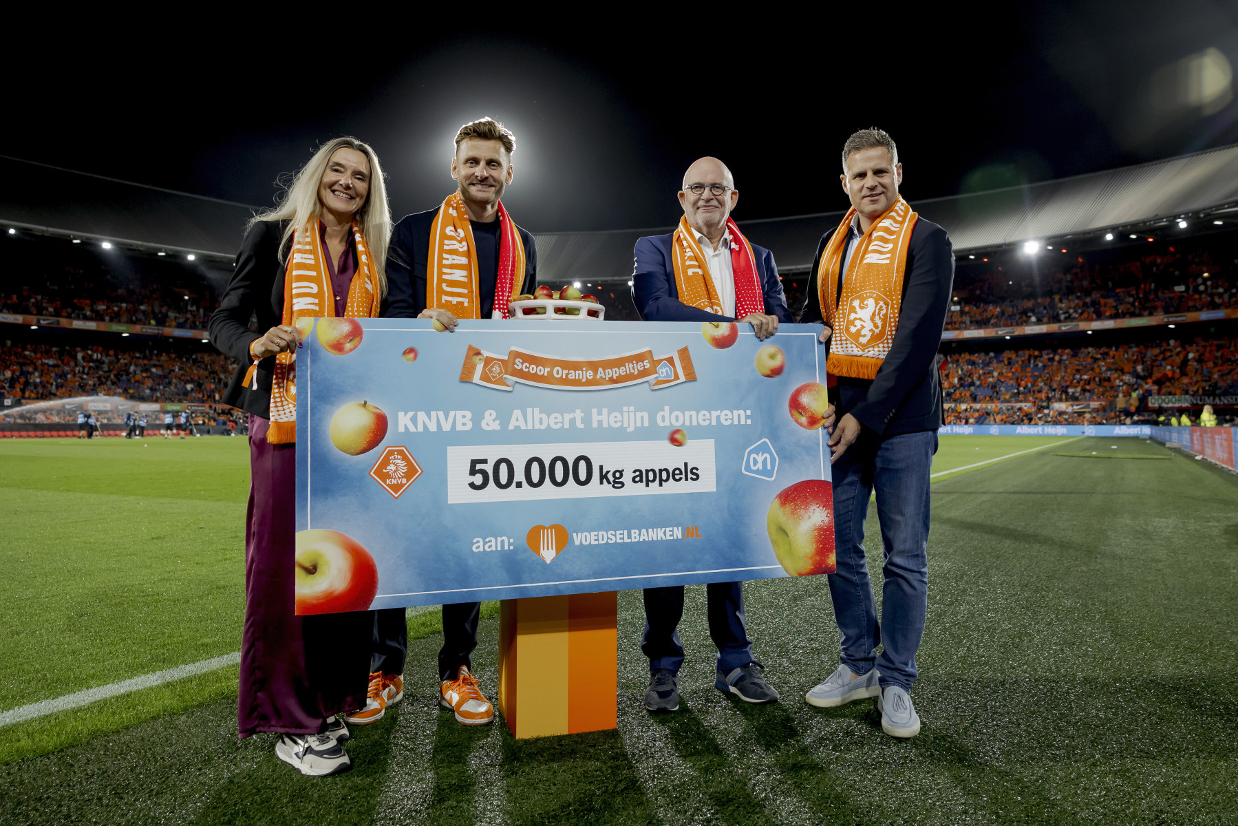 Gezonde start met Oranje Appeltjes van Albert Heijn en KNVB: voor thuis ...