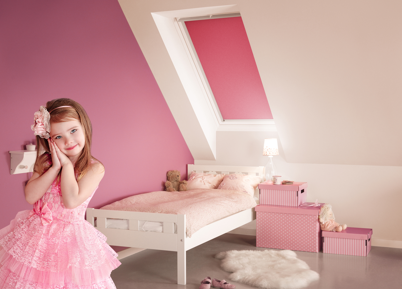 VELUX lanceert Colour by You verduisterende rolgordijnen