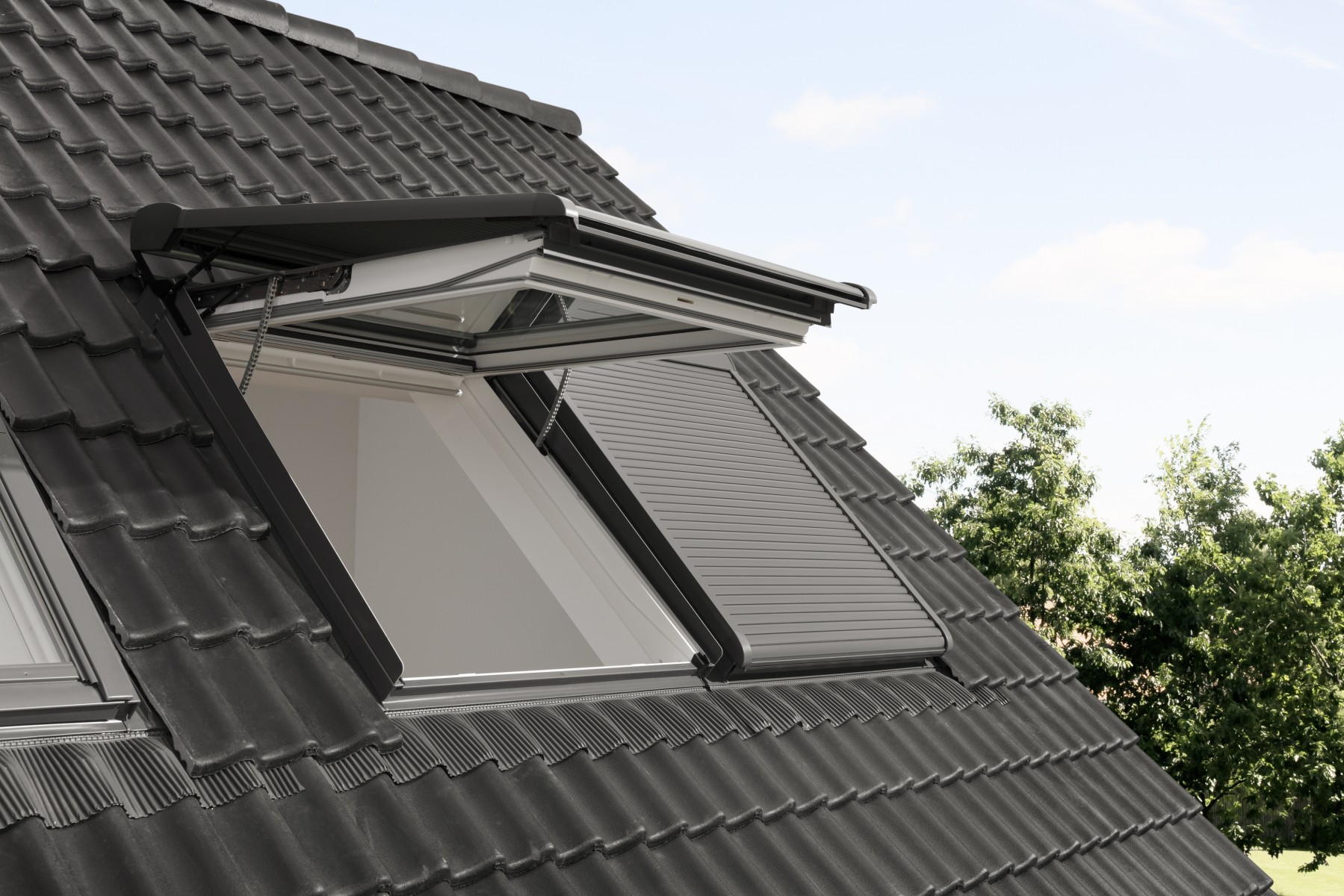 VELUX lanceert elektrisch VELUX INTEGRA uitzettuimelvenster