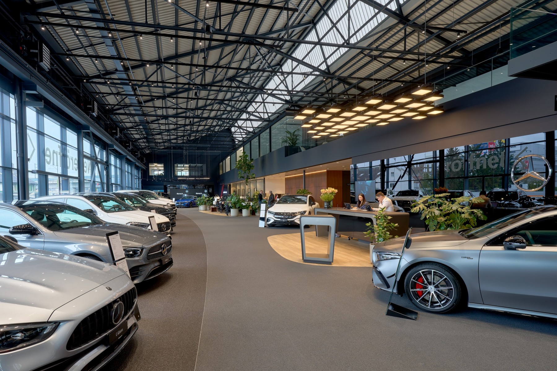 Von der Lagerhalle zum modernen Flagship-Store