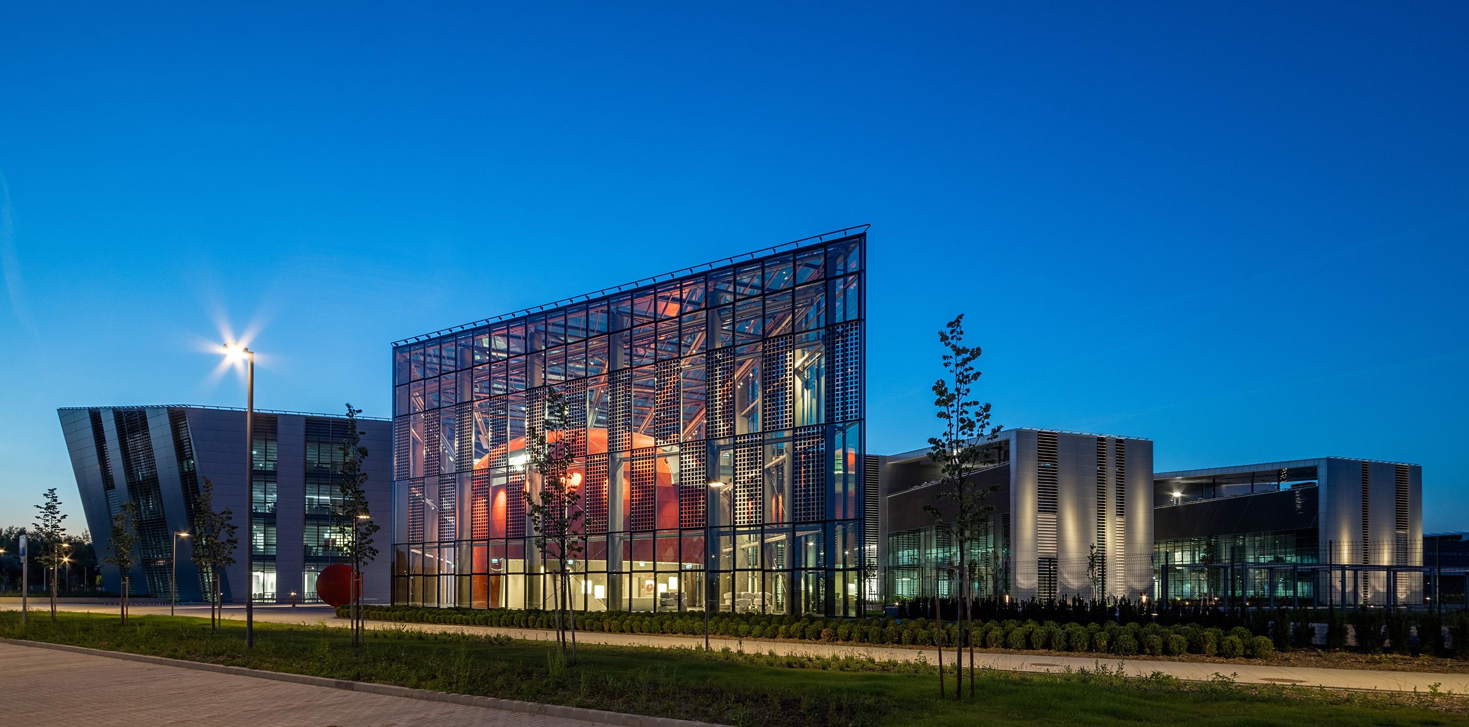 University of Manchester to collaborate on electron beam research with ...