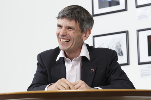 Leading cardiologist to head new Institute of Cardiovascular Sciences