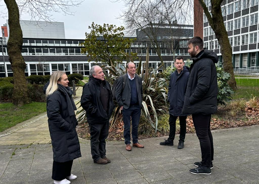 Shadow Minister discusses emissions and innovation during visit to ...