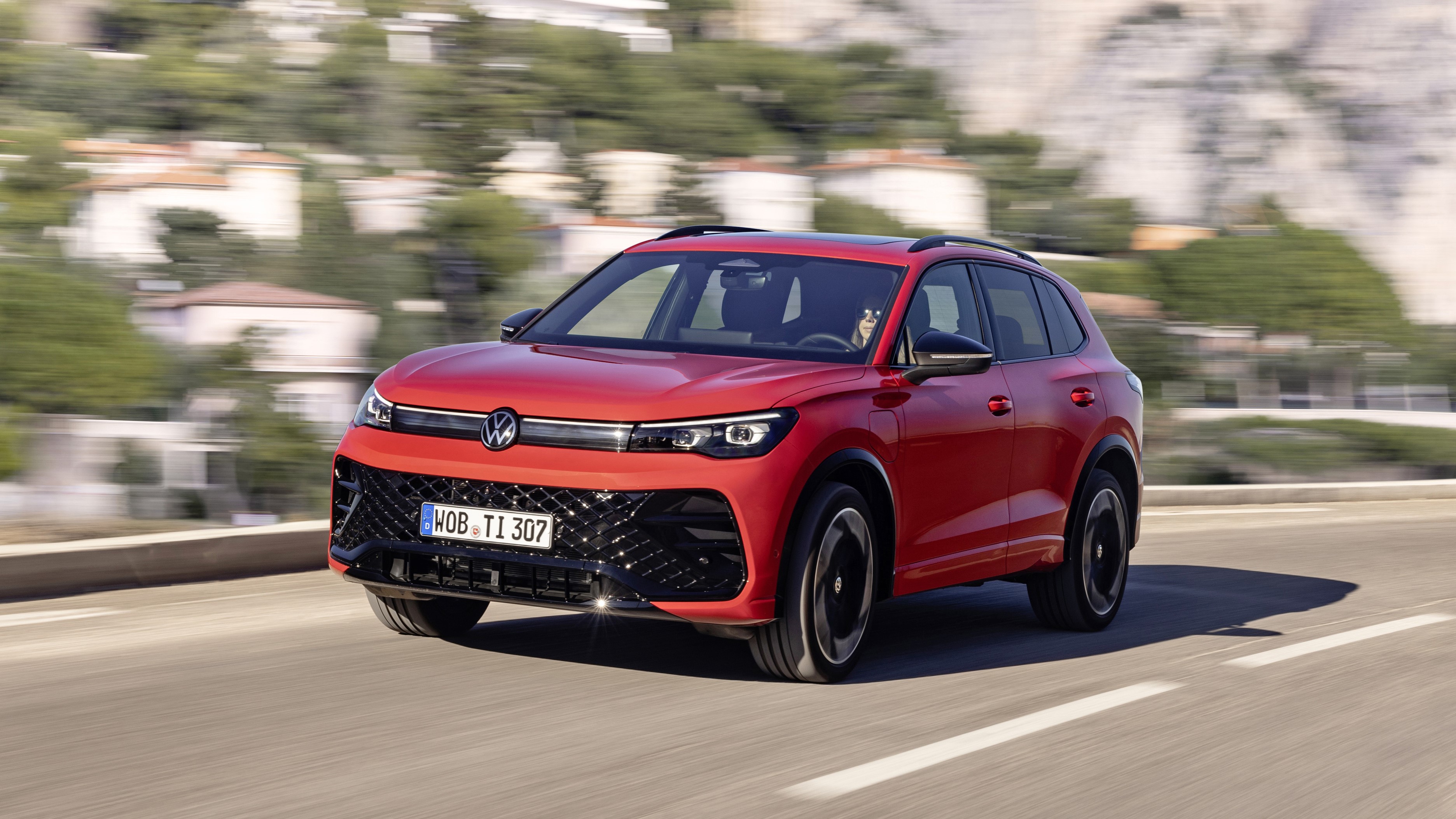 Aantrekkelijke R-Line Editions nieuwe Passat en Tiguan