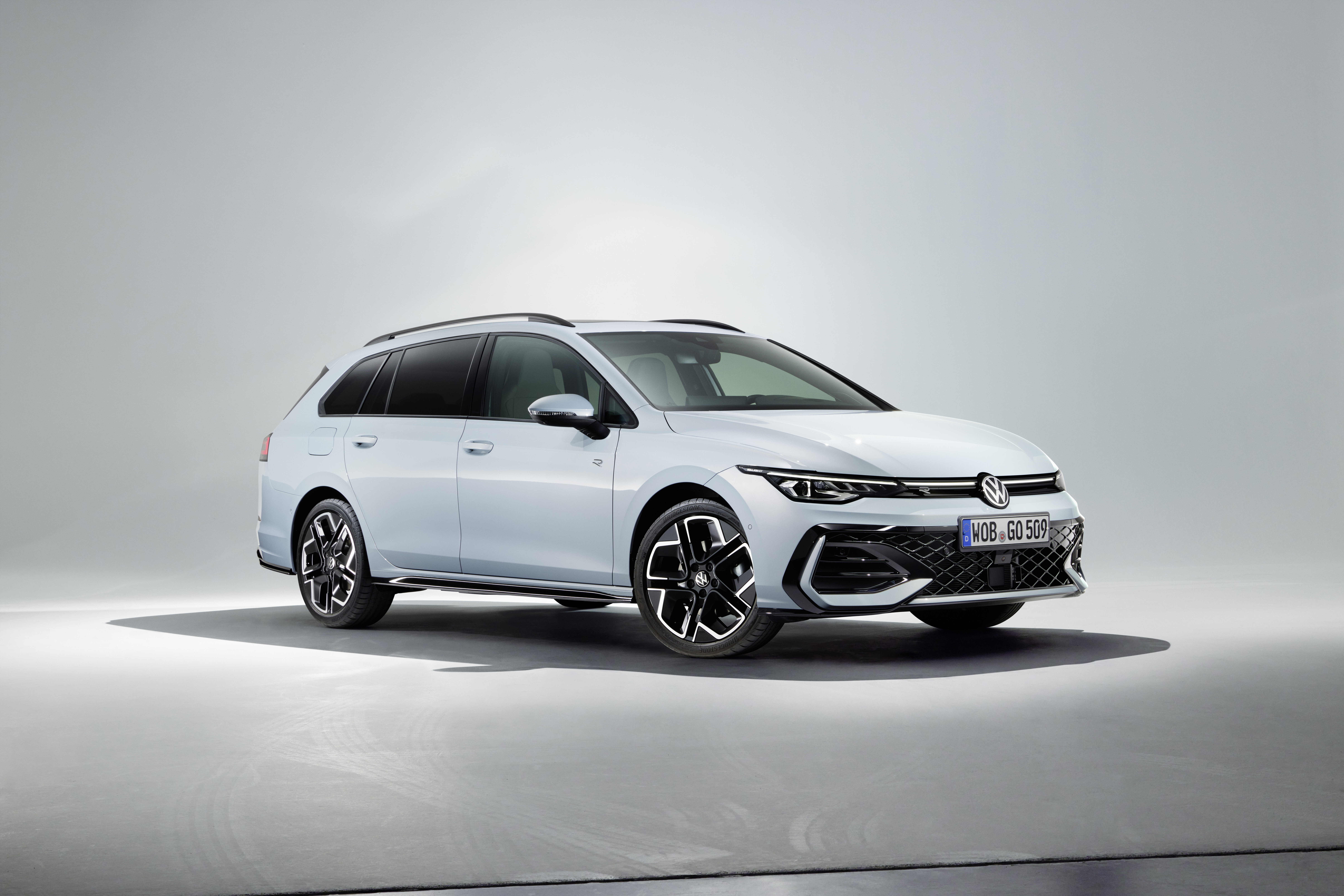 Vernieuwde Golf nu in de showroom; ook als zeer complete R-Line Edition