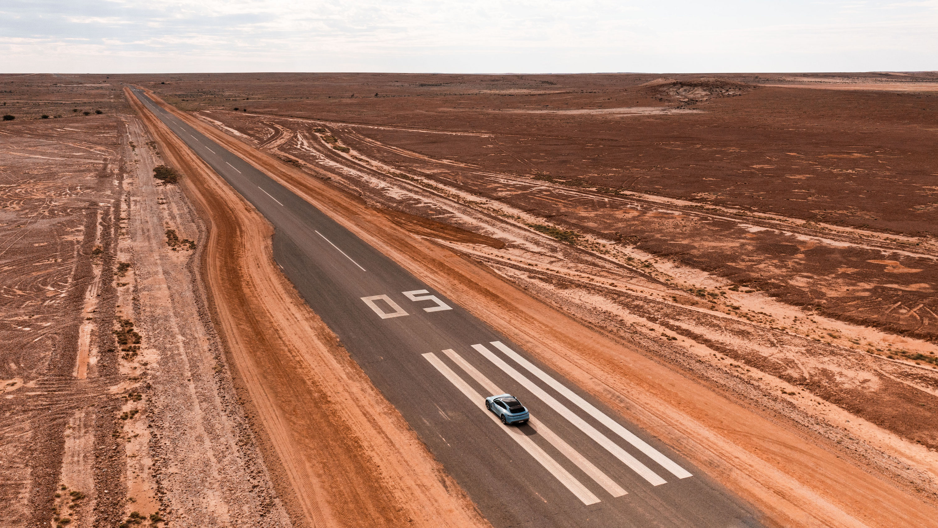 Avontuurlijke monstertocht: Porsche Taycan maakt 5000 kilometer lange ...
