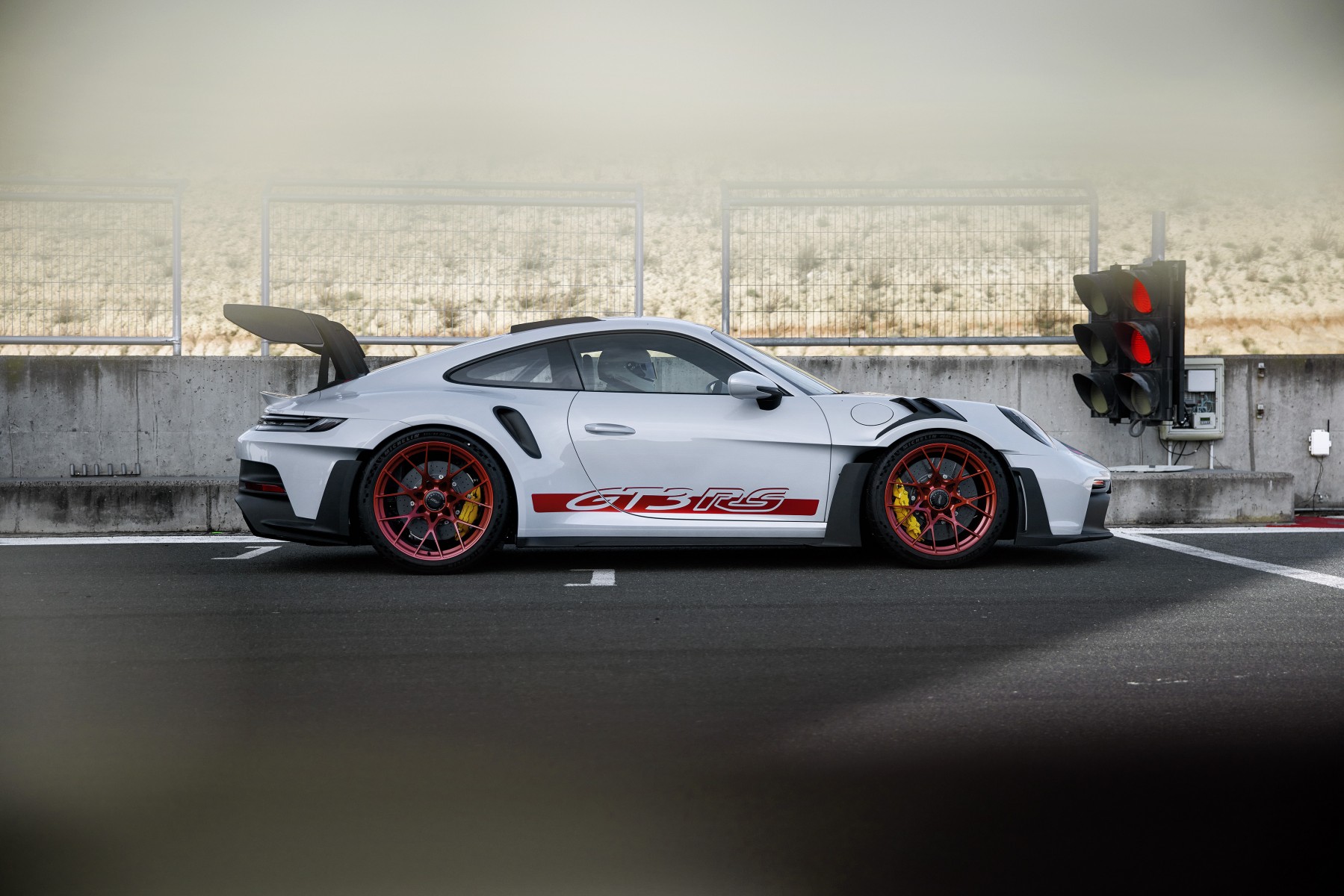 AutoWeek ontdekt de nieuwe Porsche 911 GT3 RS op Silverstone