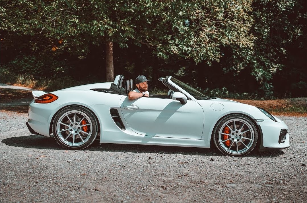 [VIDEO] Met de epische Boxster Spyder over de Susten-pas