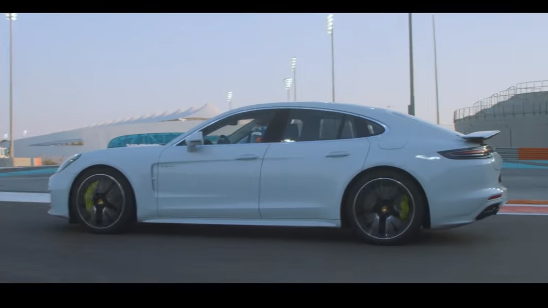 [VIDEO] De Panamera Turbo S E-Hybrid. 6 tracks, 6 records: Yas Marina ...
