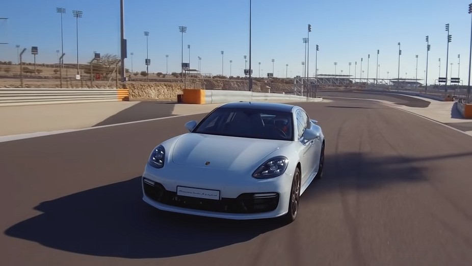 [VIDEO] De Panamera Turbo S E-Hybrid. 6 tracks, 6 records: Bahrain ...