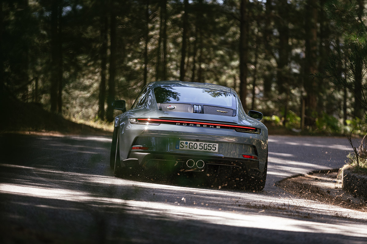 Autovisie test Porsche 911 S/T: ‘Je moet meer je best doen in deze auto ...