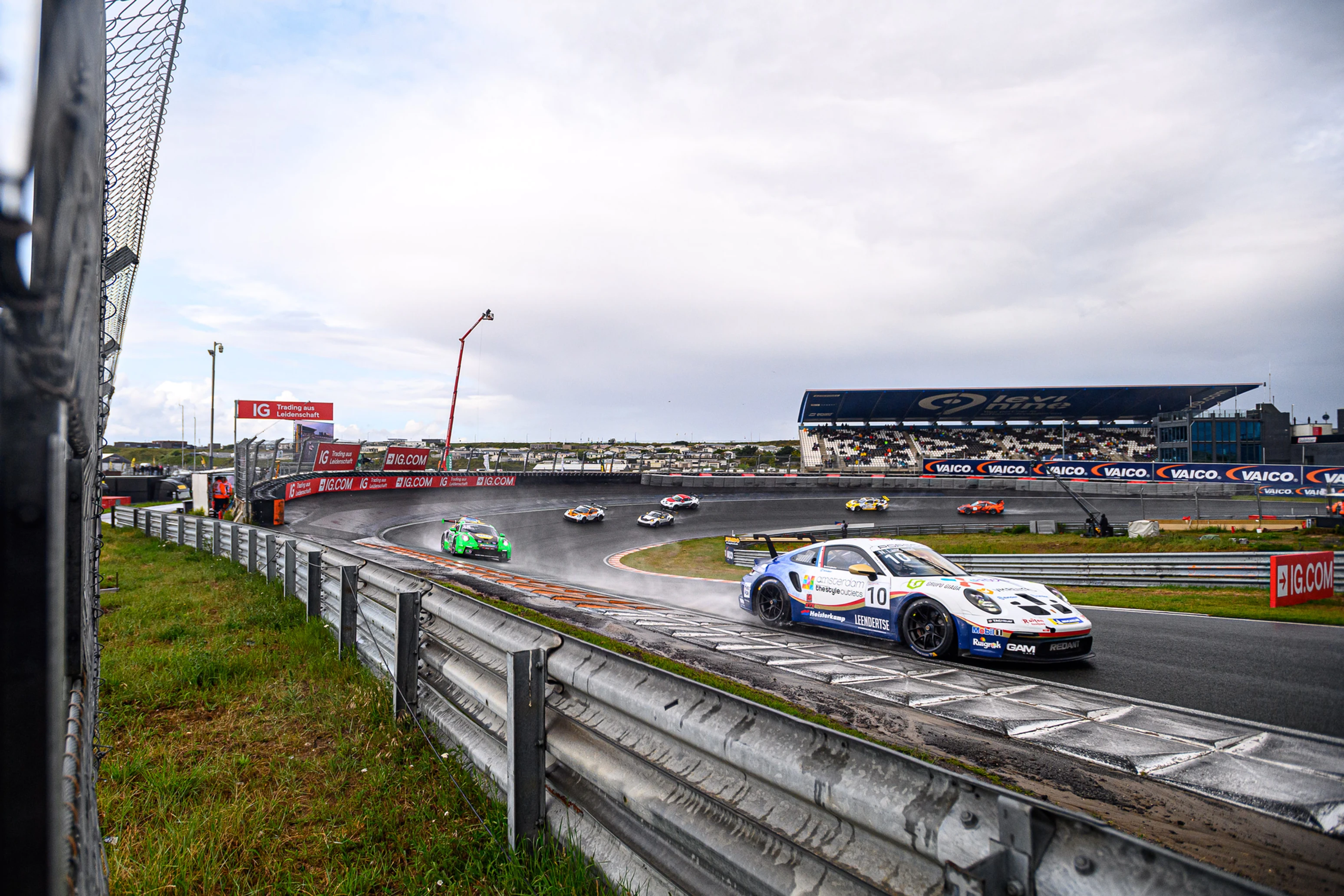 Niels Langeveld en Sam Jongejan nieuwe winnaars in Porsche Carrera Cup ...