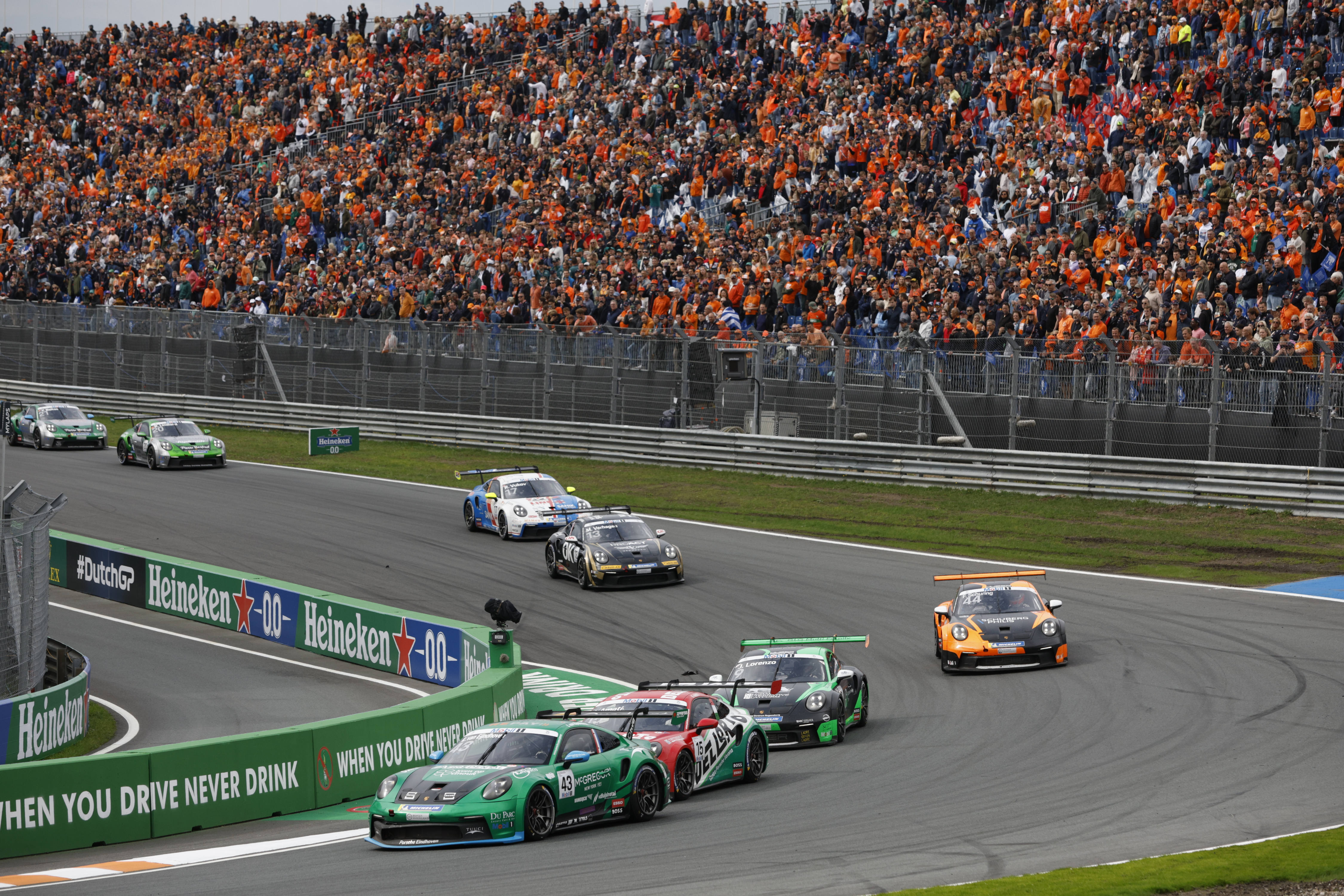 Dubbel Nederlands succes in Porsche Mobil 1 Supercup maakt oranjefeest ...