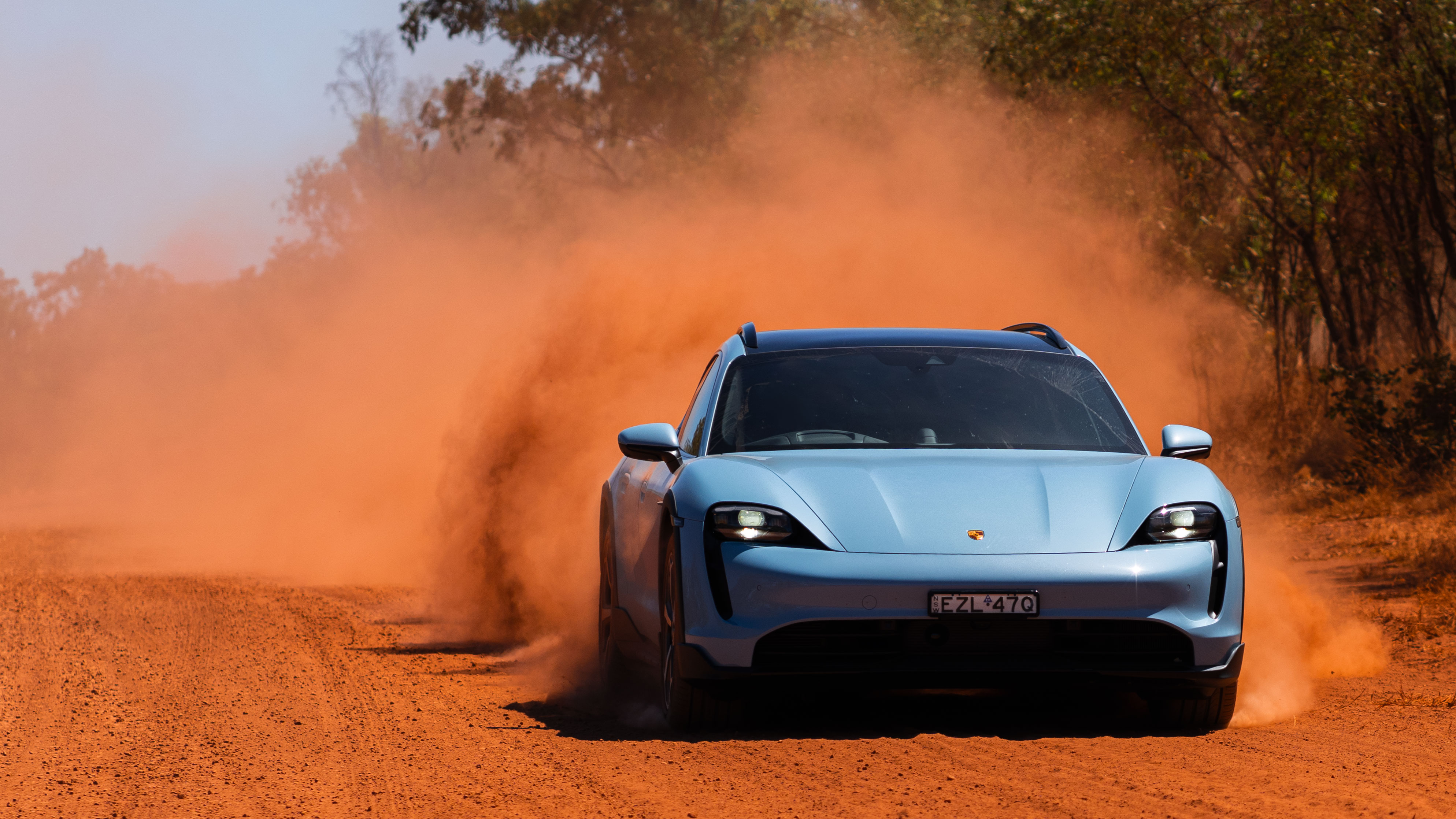 Avontuurlijke monstertocht: Porsche Taycan maakt 5000 kilometer lange ...