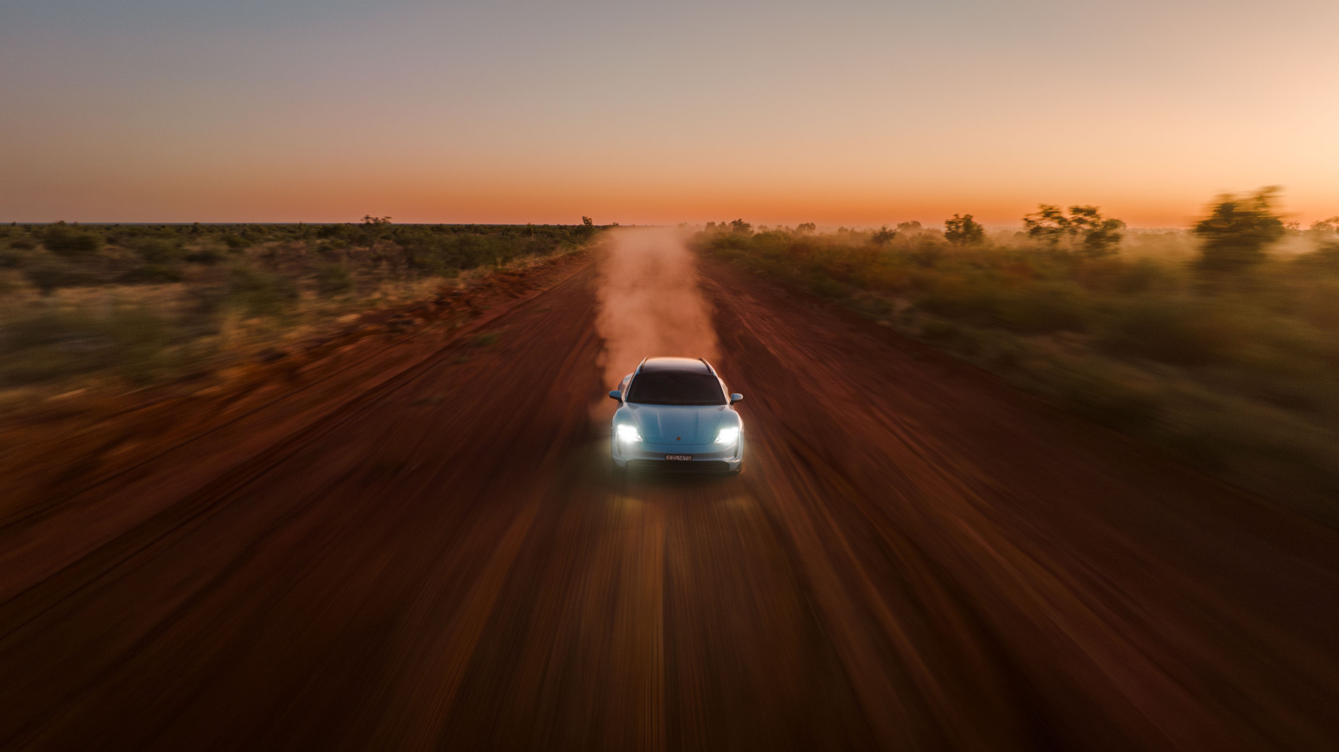 Avontuurlijke monstertocht: Porsche Taycan maakt 5000 kilometer lange ...
