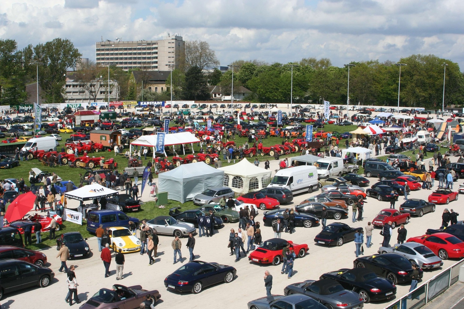 Dinslaken Porsche Treffen