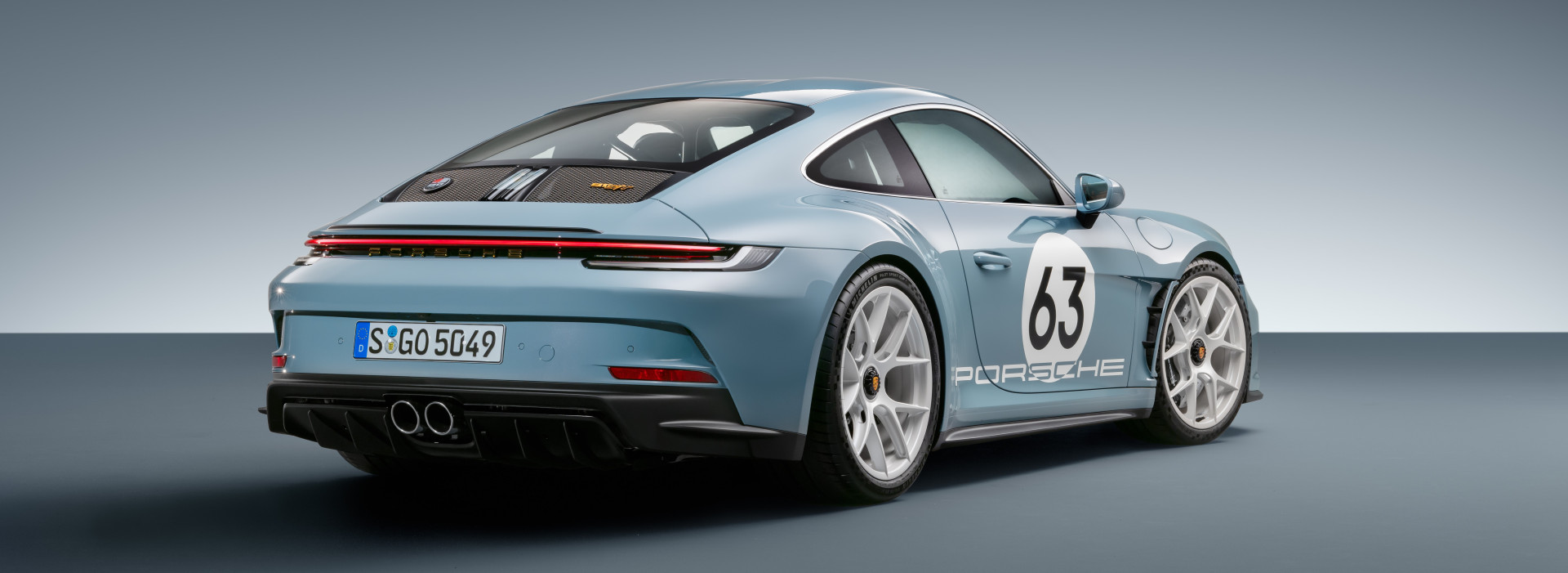 Porsche viert 60 jaar 911 met puristische 911 S/T