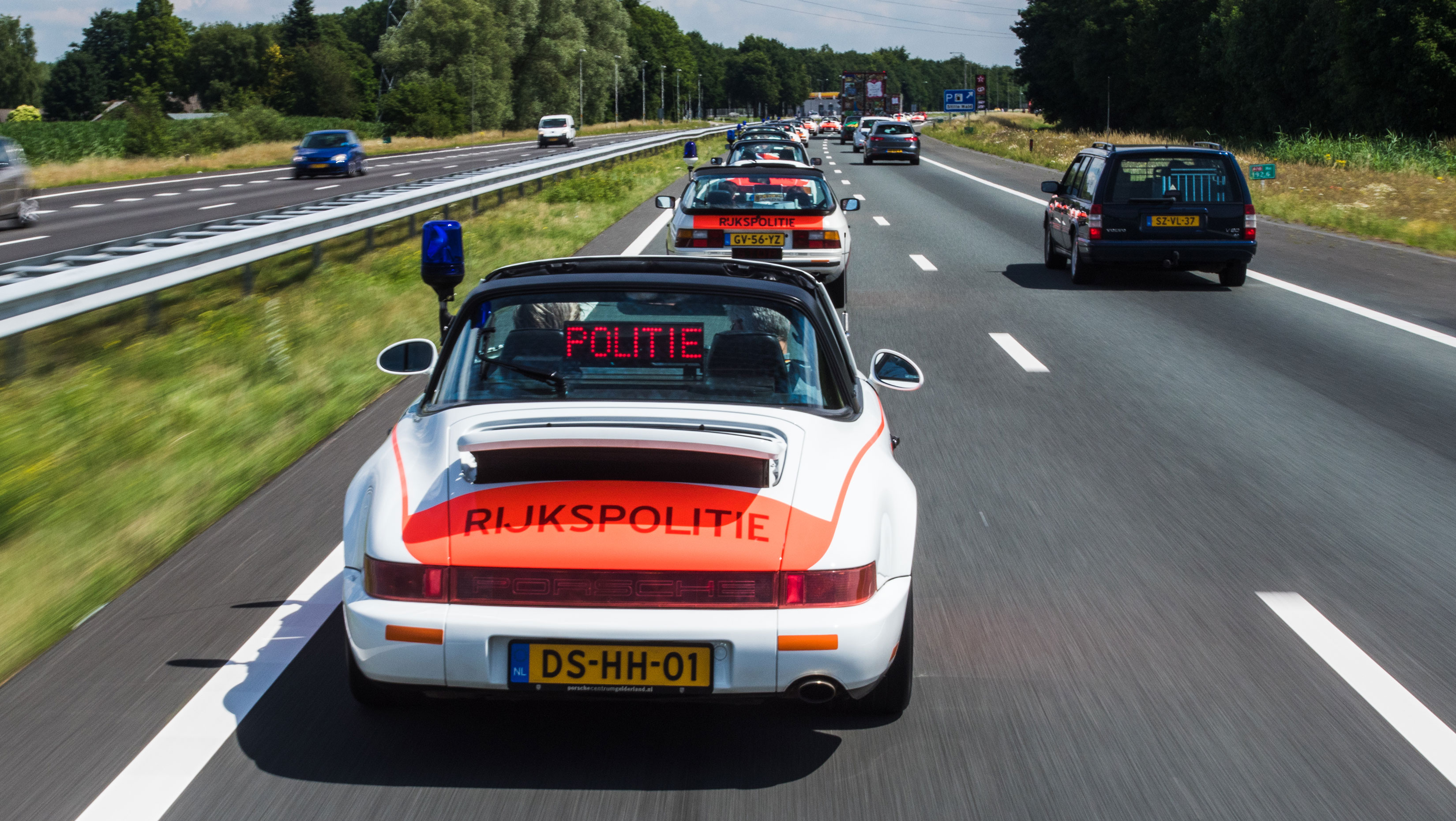 Gallery: ruim drie decennia politie-Porsche in beeld gevangen