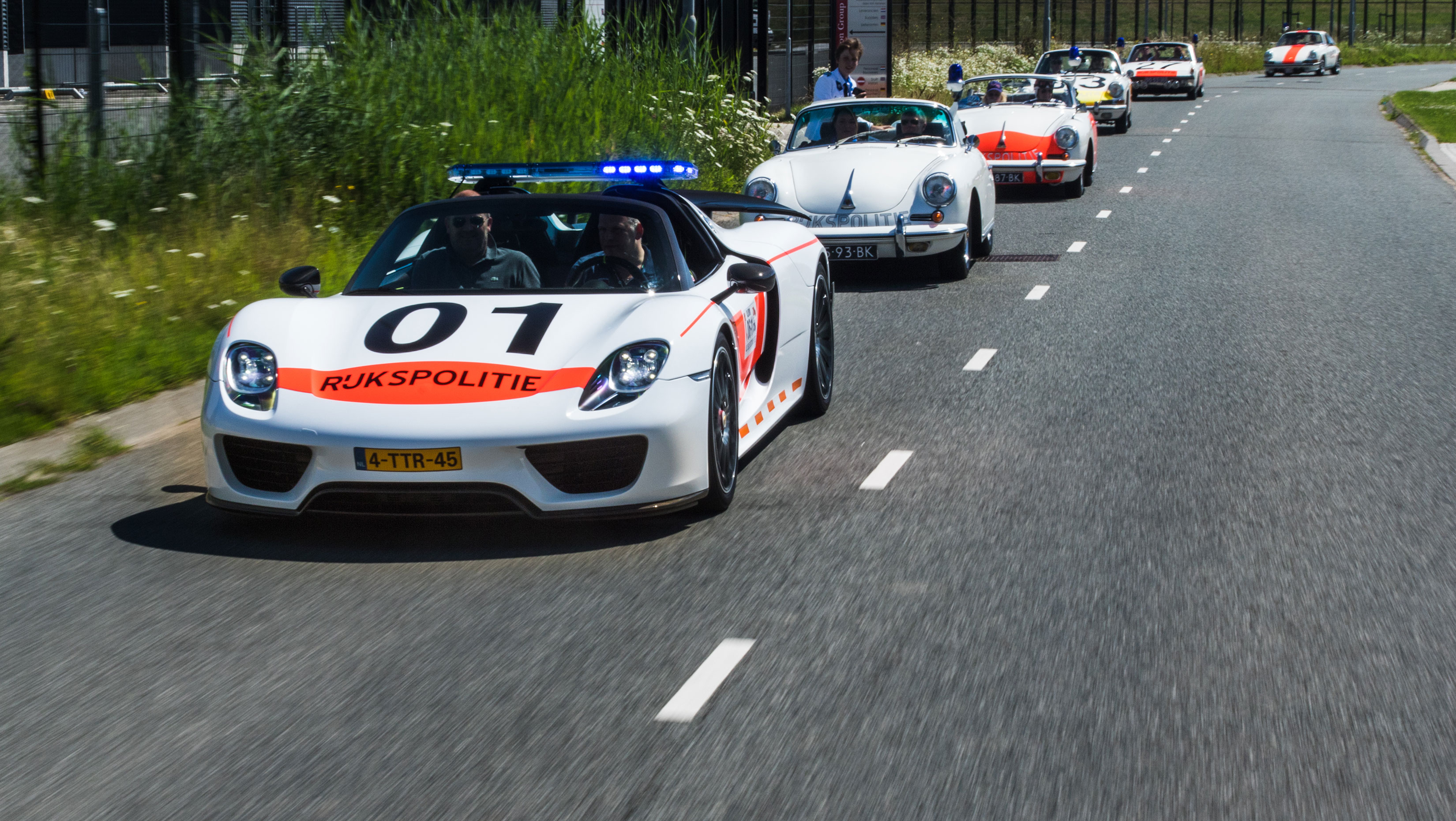 Gallery: ruim drie decennia politie-Porsche in beeld gevangen