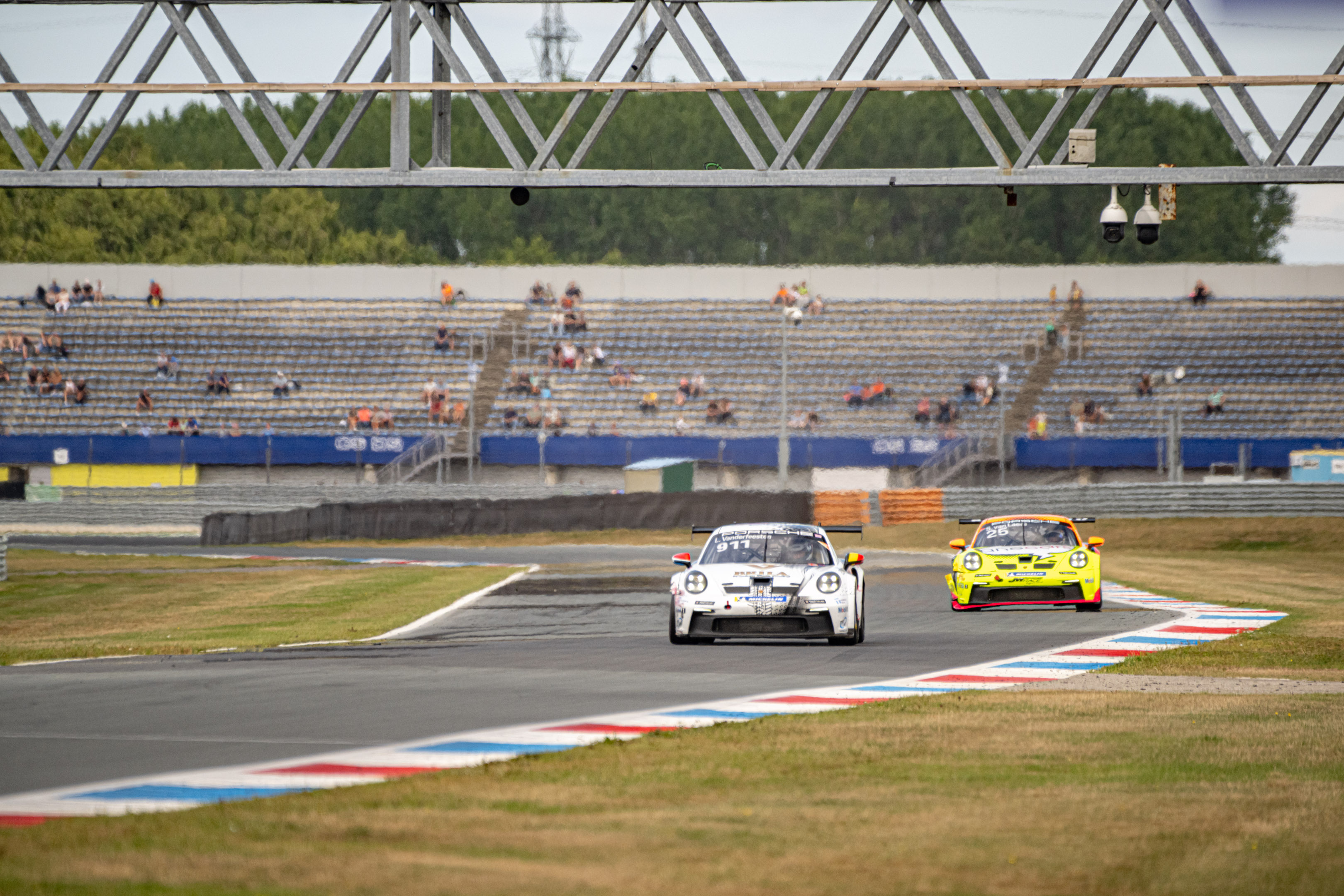 Spannende slotfase Porsche Carrera Cup Benelux start in Spanje