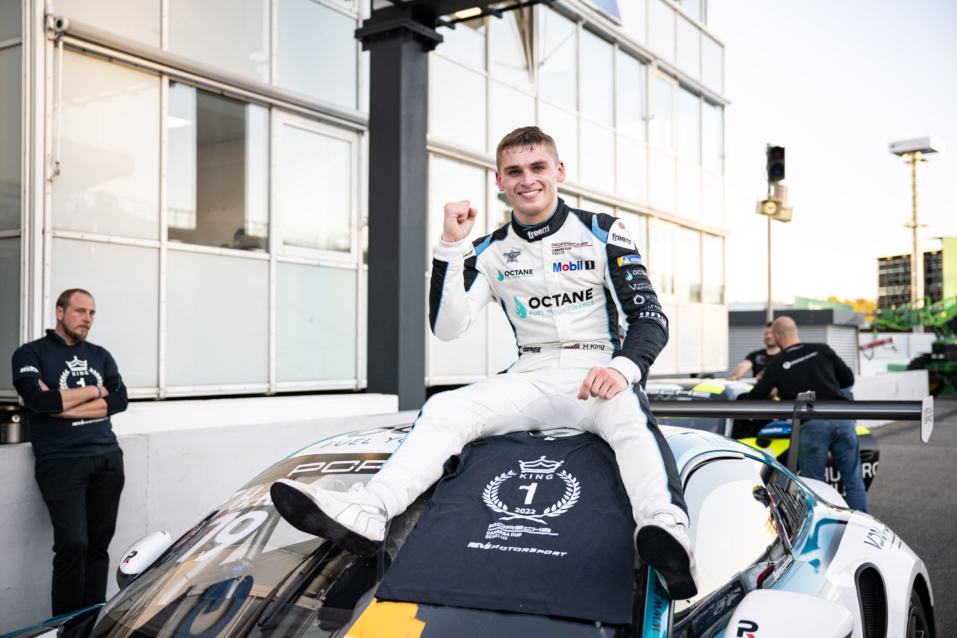 Harry King is kampioen in de Porsche Carrera Cup Benelux