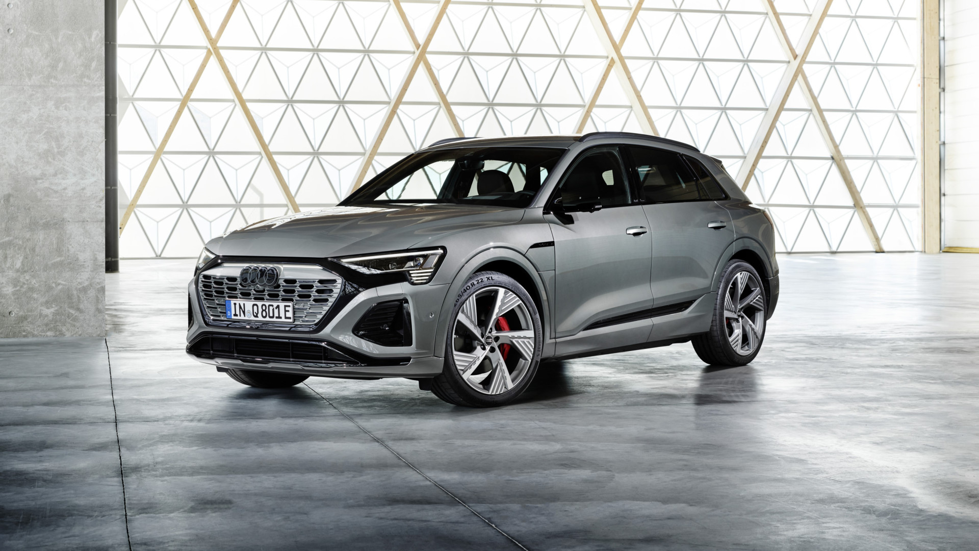 Audi Q8 e-tron quattro nu standaard met 115 kWh accupakket