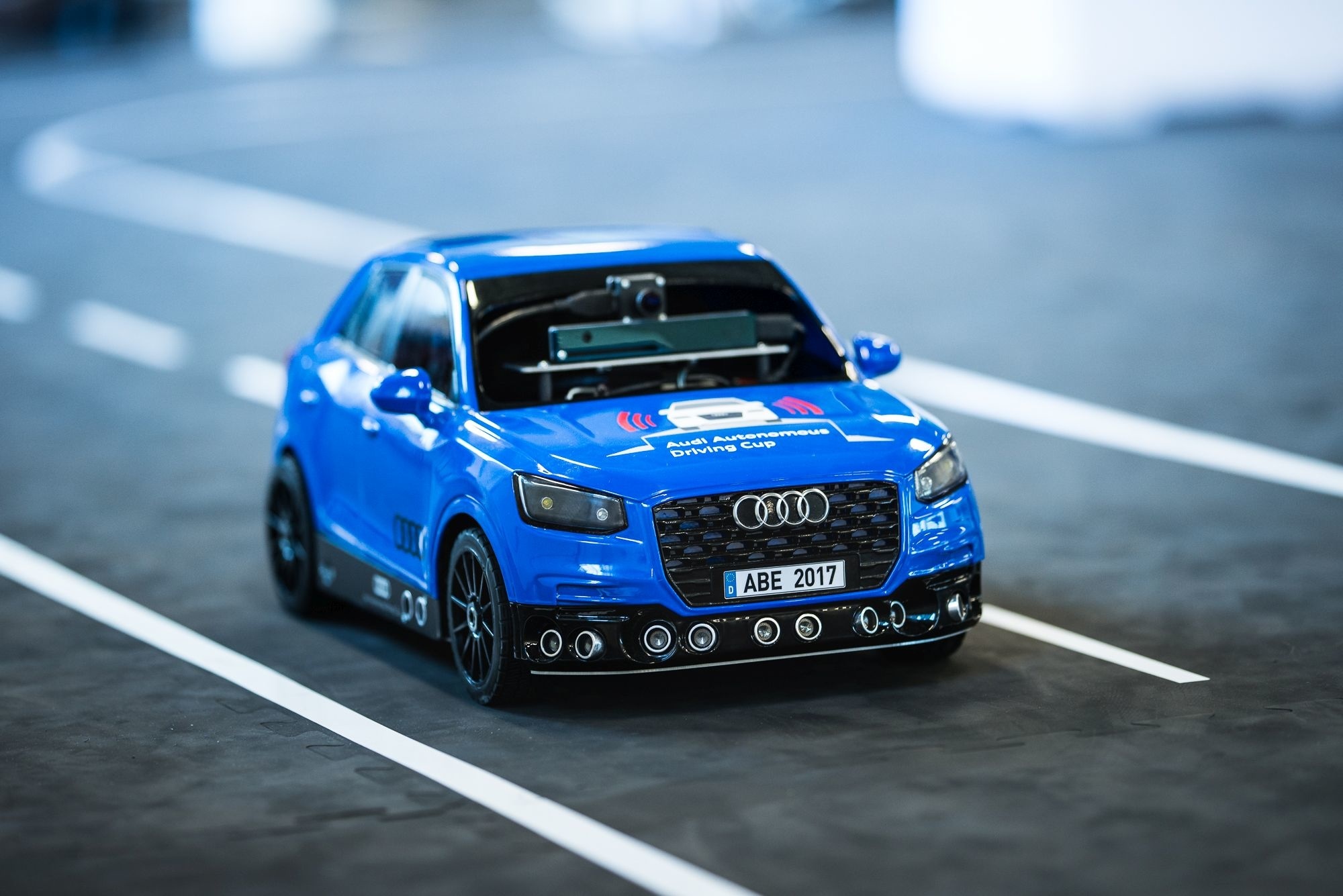 Audi laat studenten autonoom rijden in schaal 1:8