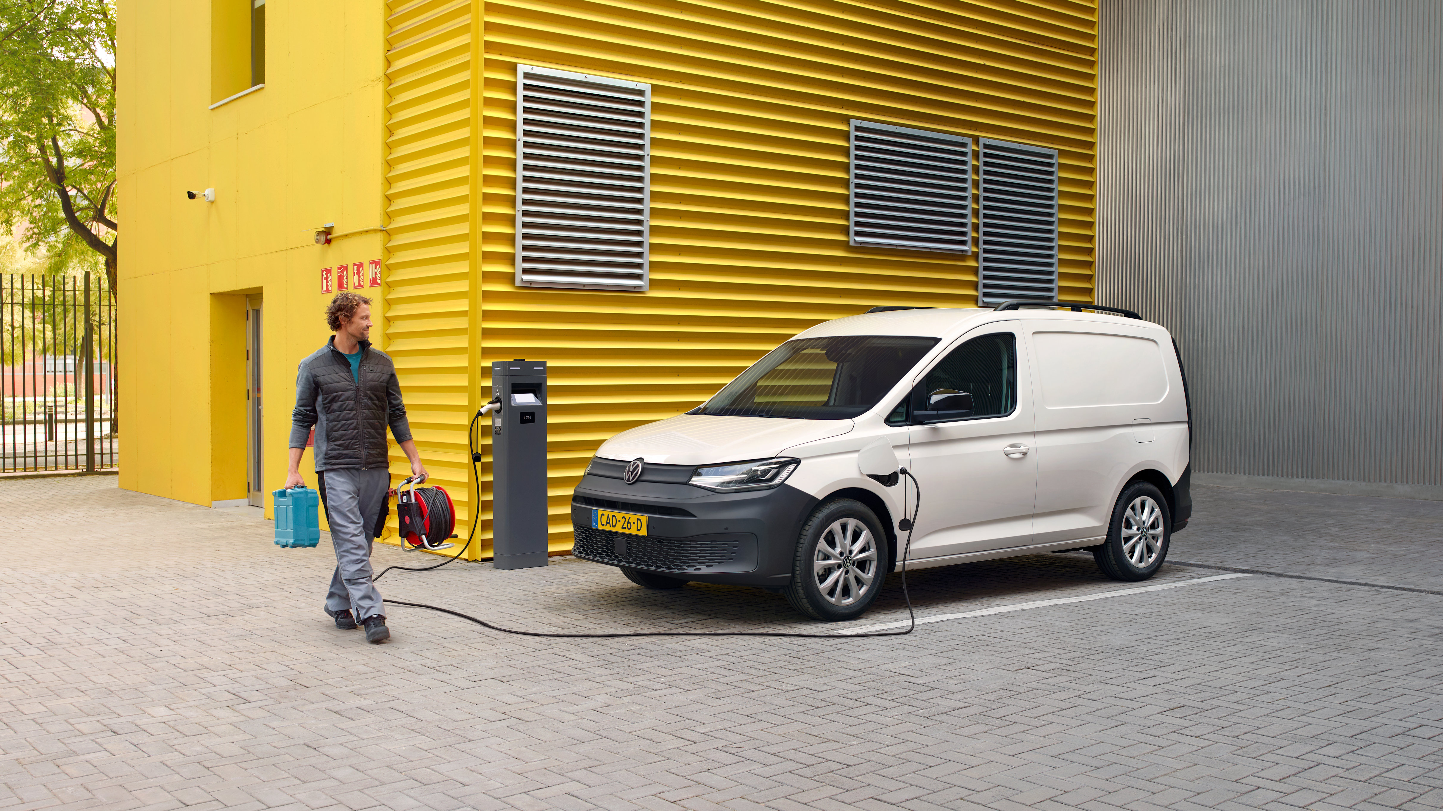 Volkswagen Bedrijfswagens introduceert de Caddy Cargo eHybrid en Caddy ...