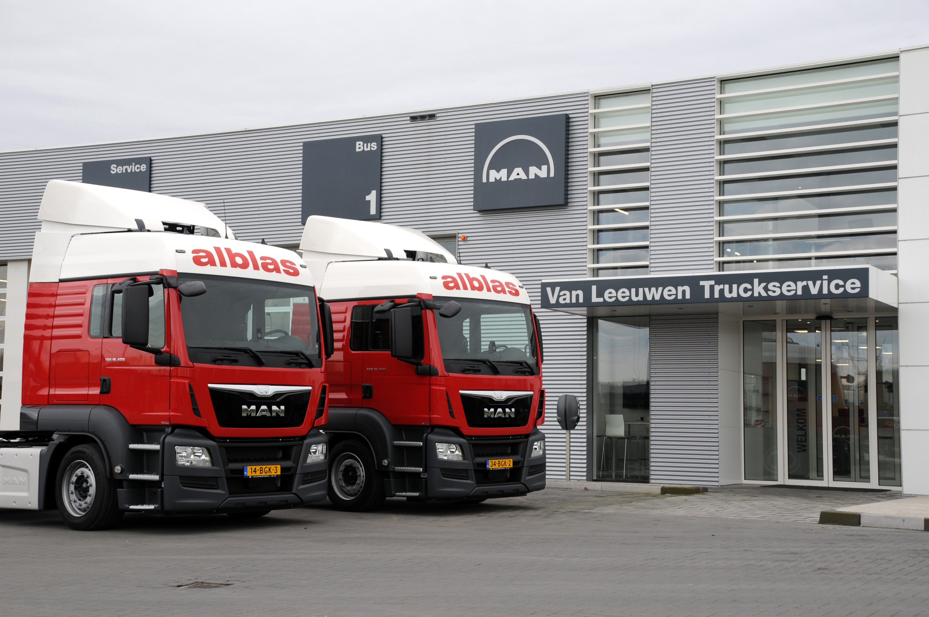 Tien MAN trucks voor Alblas Transport