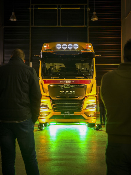 Eerste elektrische MAN eTGX in Nederland afgeleverd aan Van Doorn