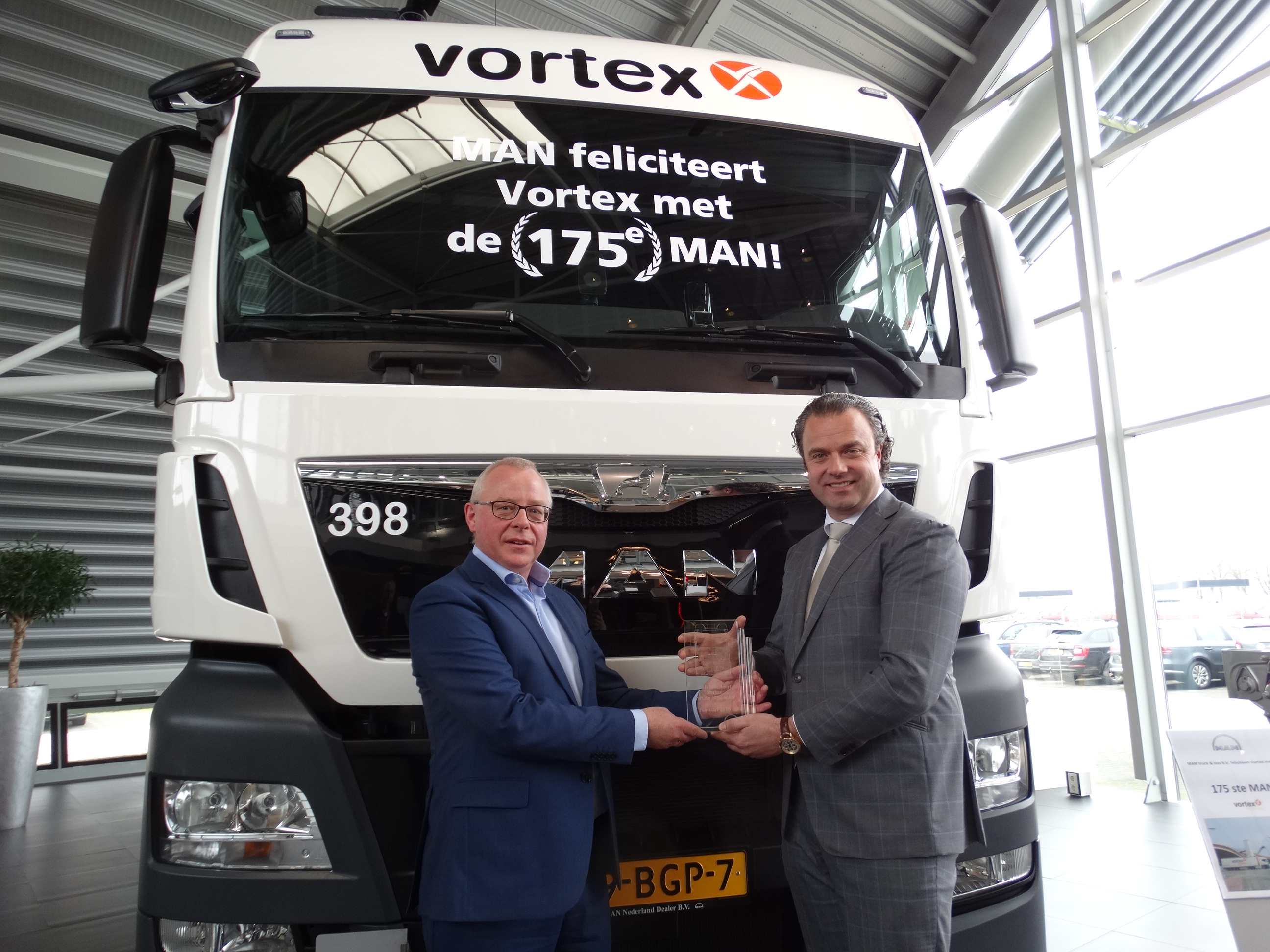 Feestelijke overdracht 175e MAN voor Vortex Logistics