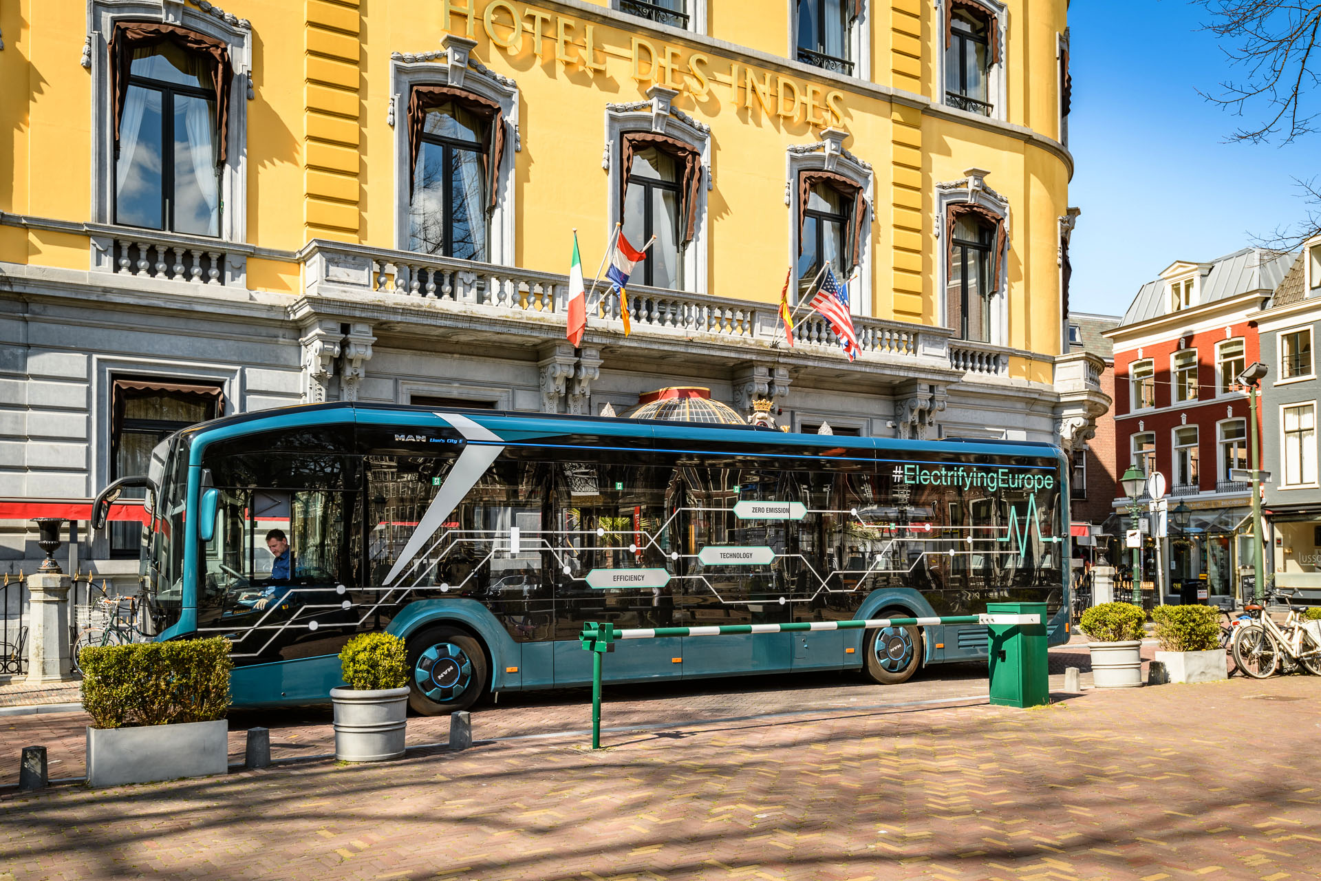 Elektrische openbaar vervoer bus MAN Lion’s City E on tour in Nederland