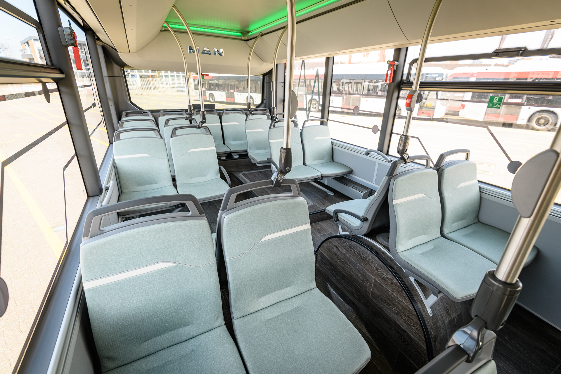Elektrische openbaar vervoer bus MAN Lion’s City E on tour in Nederland