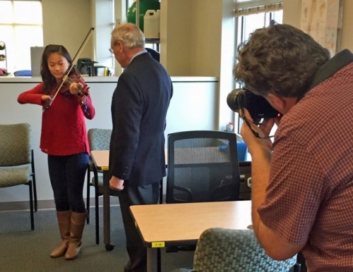 Finger lengthening procedure enables young girl to play the violin and ...