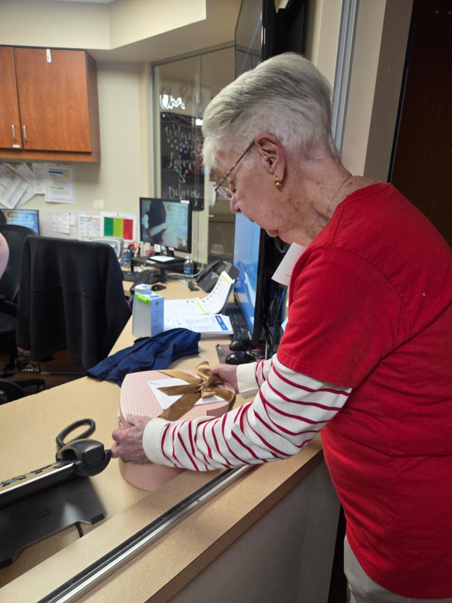 90-Year-Old Woman Continues 40-Year Valentine's Tradition of Kindness