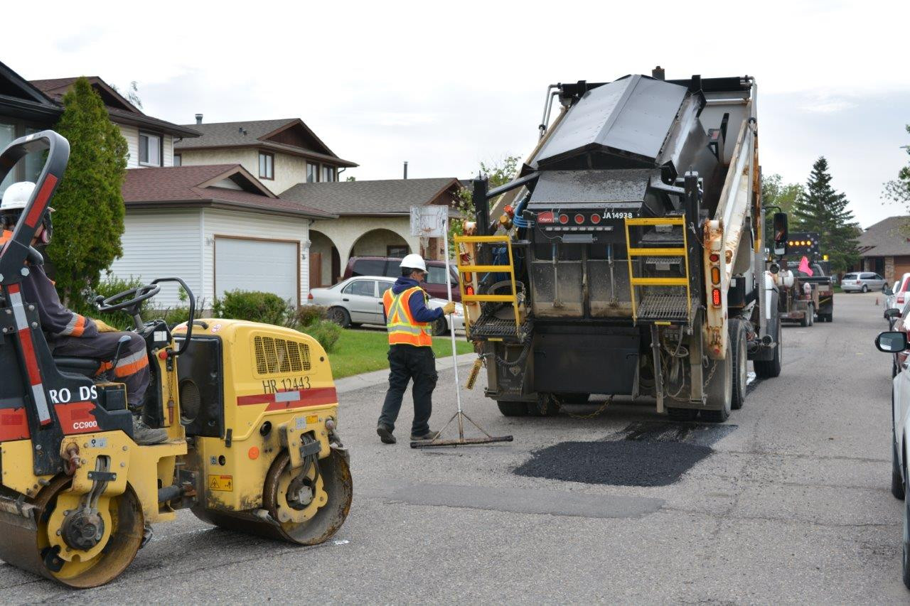 City crews use warm November to fill 5,000 potholes