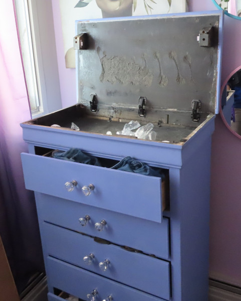 Tip leads to discovery of drug dresser