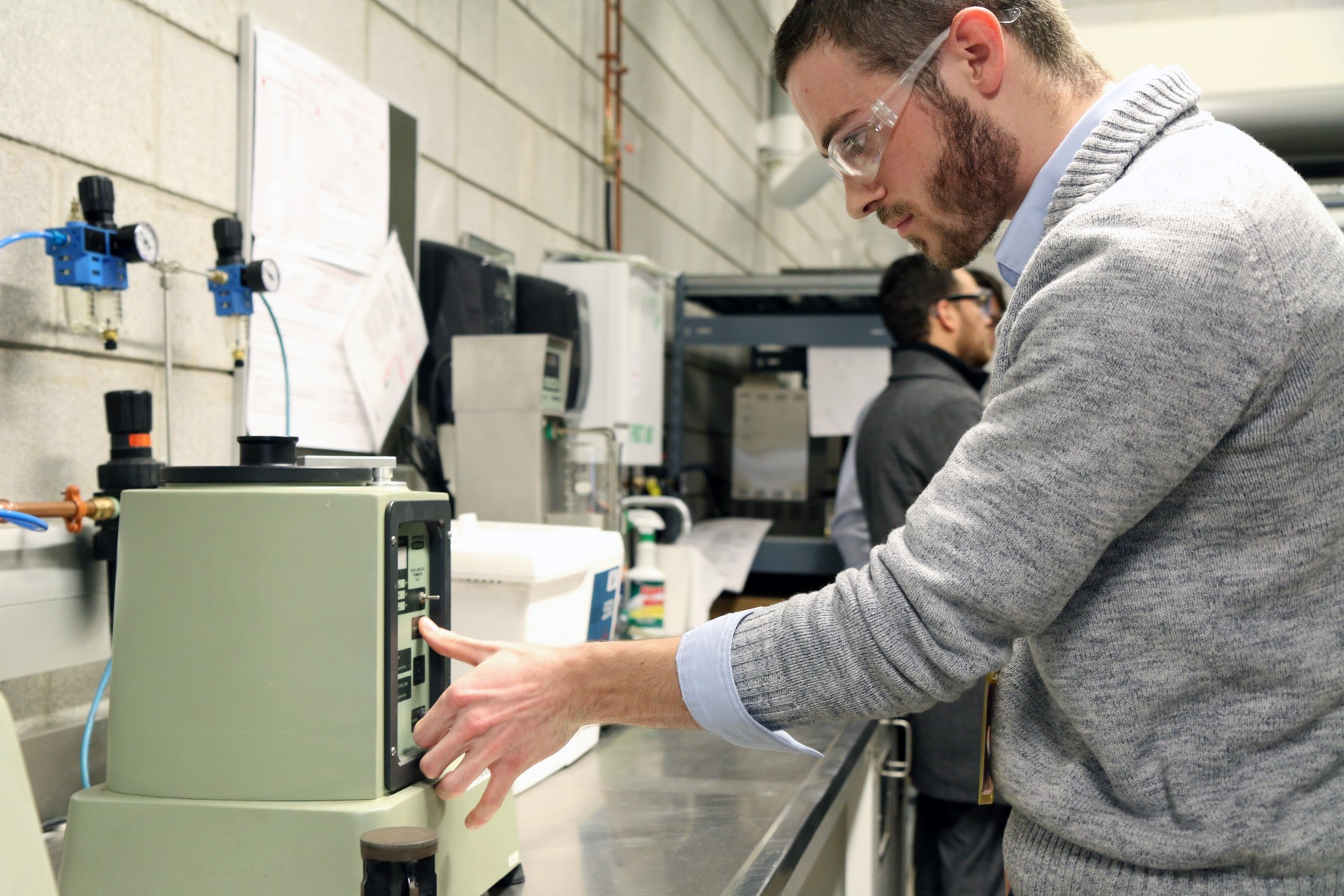 Natural Resources Canada's CANMETMaterials lab welcomes Mohawk students