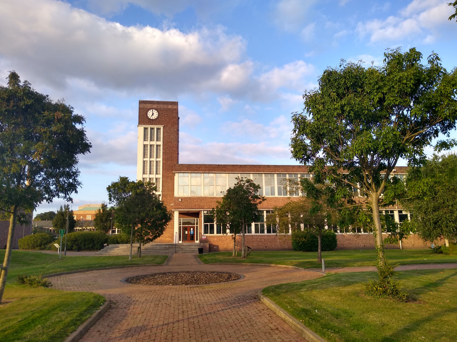 Mohawk College and Wrexham University Sign Memorandum of Understanding ...