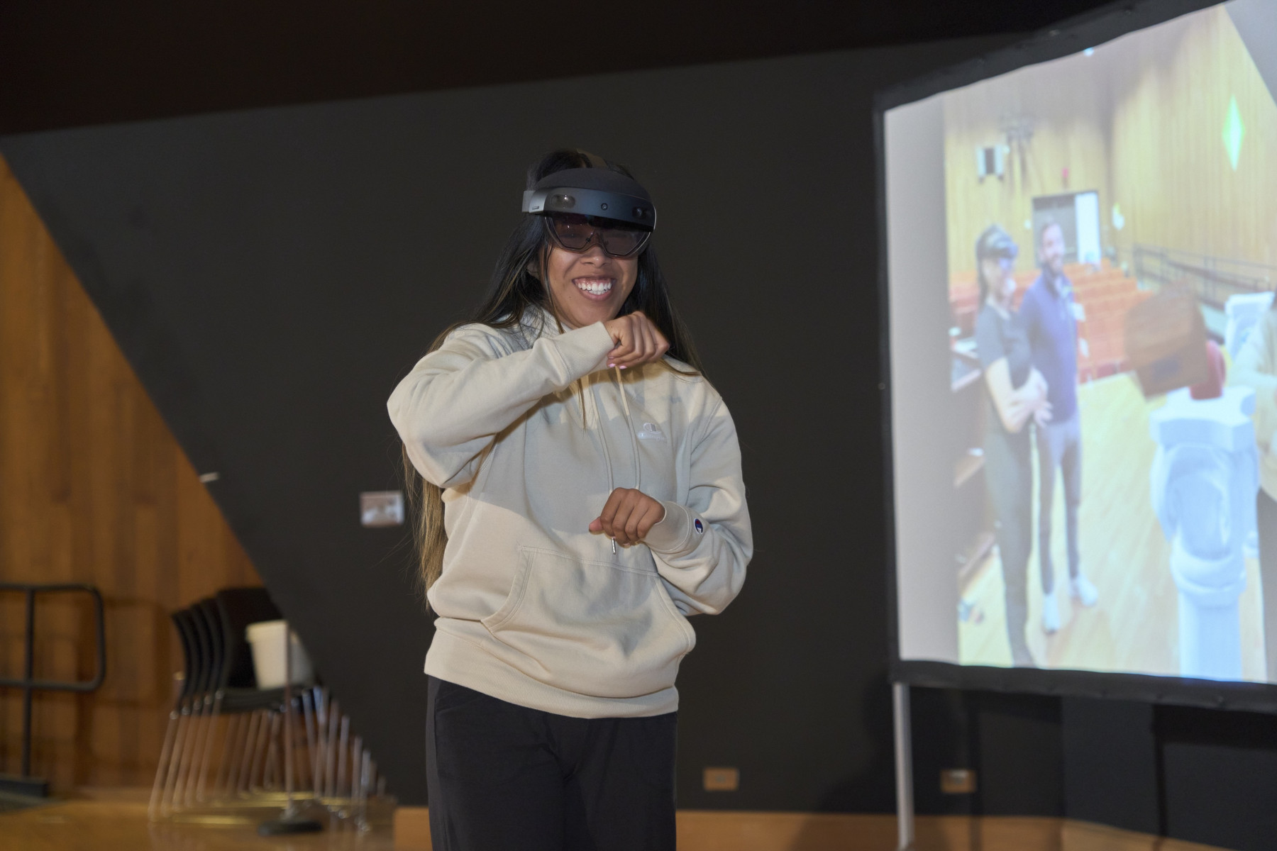 GovState students first in U.S. to engage with Strolll AR technology