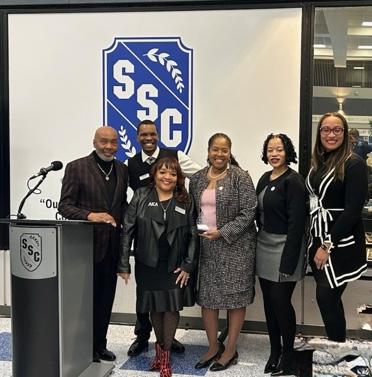 Govenors State President receives Community Champion award