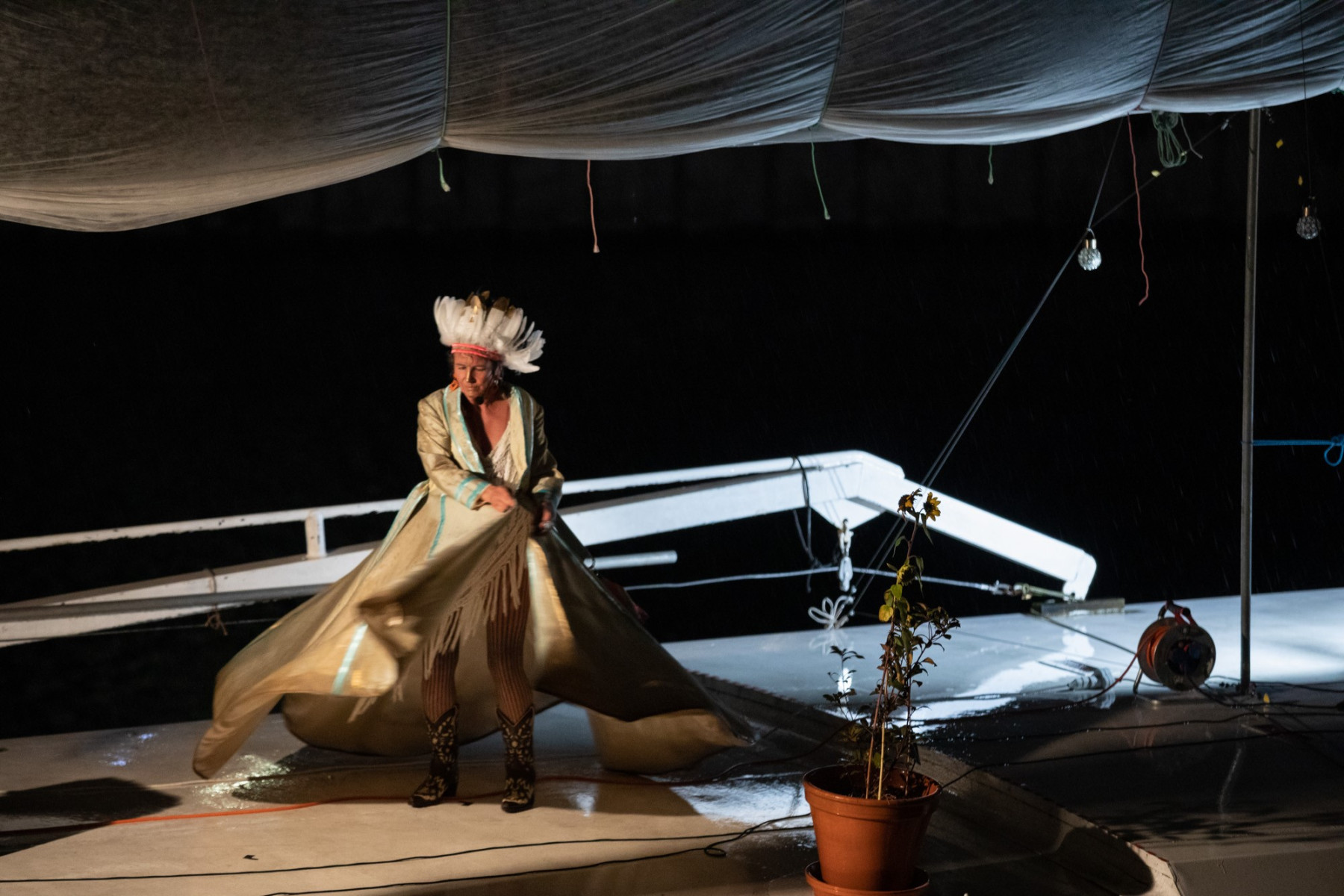 Het drijvende kunstatelier en uitzonderlijke performanceschip ‘Lorin ...