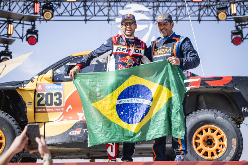 TOYOTA réalise un doublé au Dakar 2025 avec la victoire d'Al Rajhi et ...