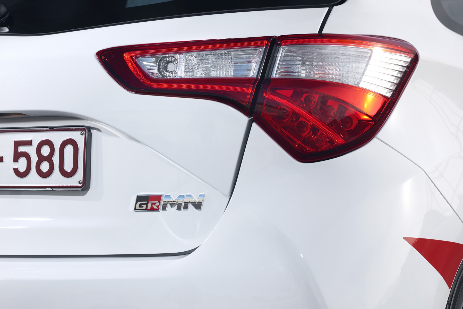 318_Yaris_GRMN_detail_ext