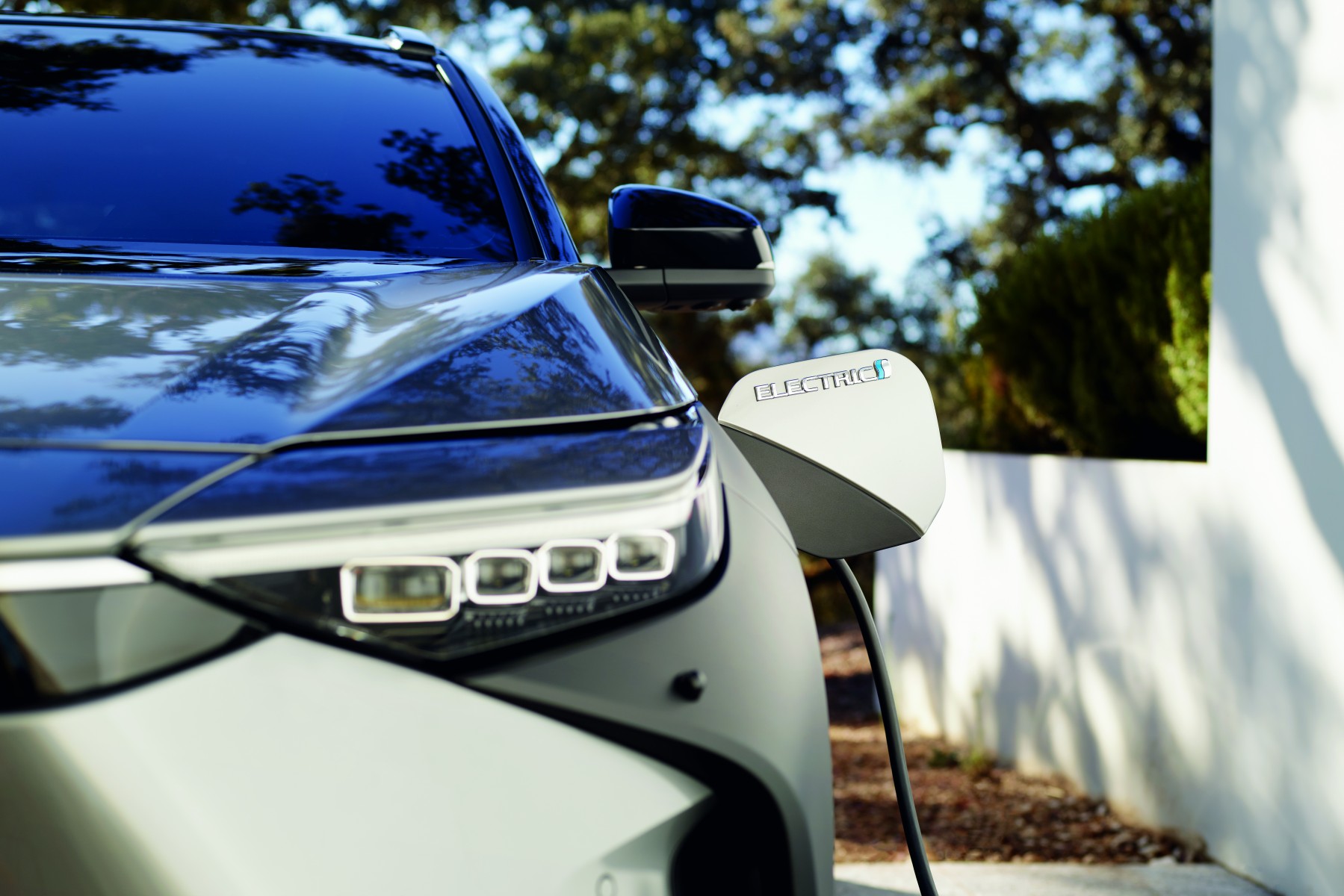 TOY_bZ4X_2021_PRELAUNCH_HUB_BRAND_IMG_Detail_Exterior_08[1]