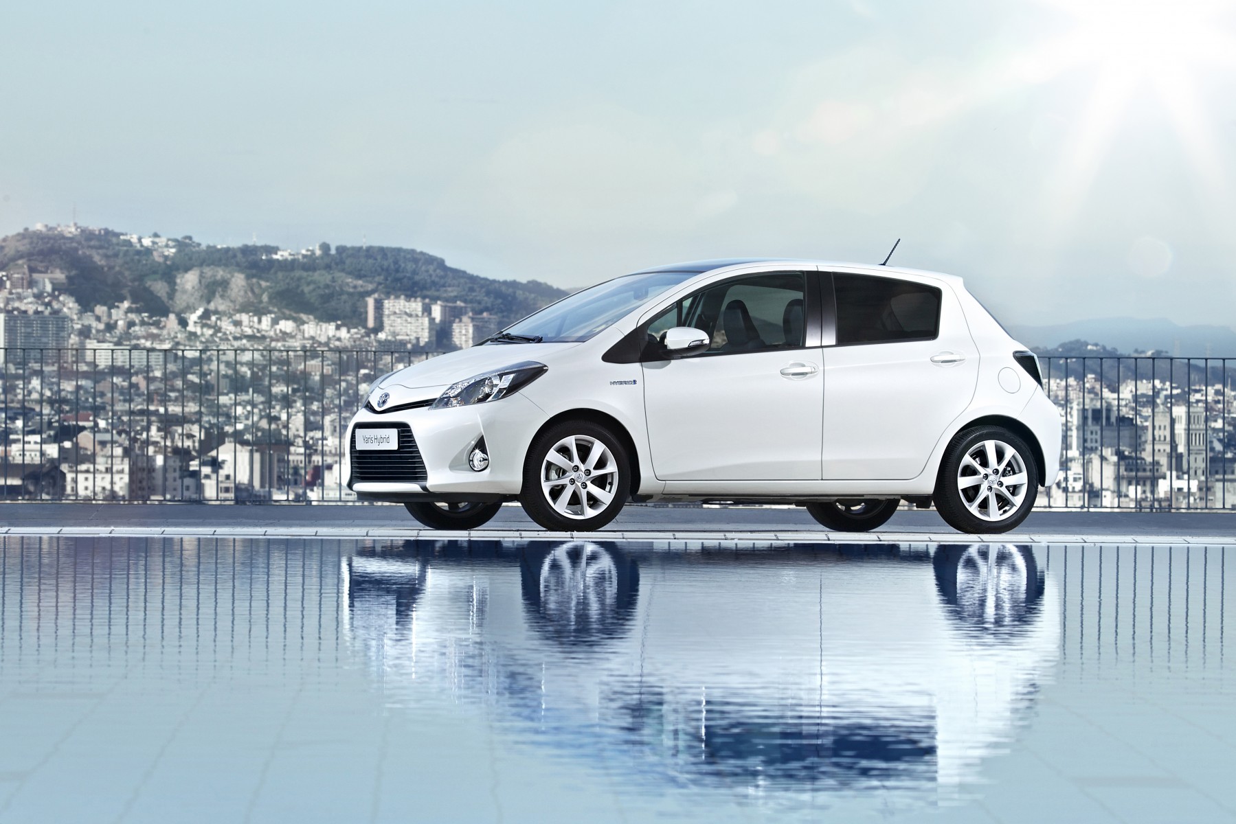 Revolutionary compact hybrid powertrain for the new Yaris Hybrid