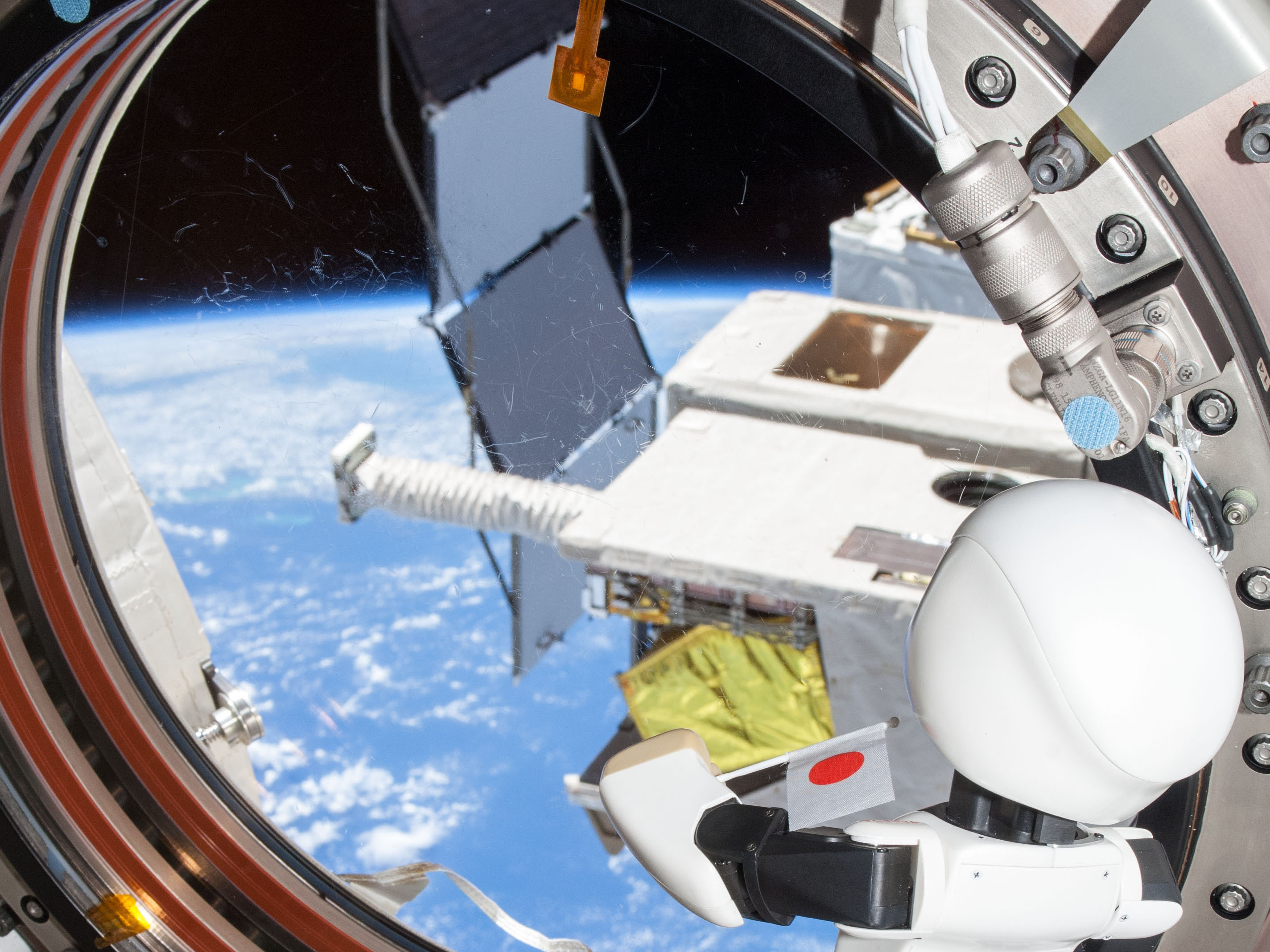 Kirobo entre dans l’histoire en devenant le premier robot astronaute à ...